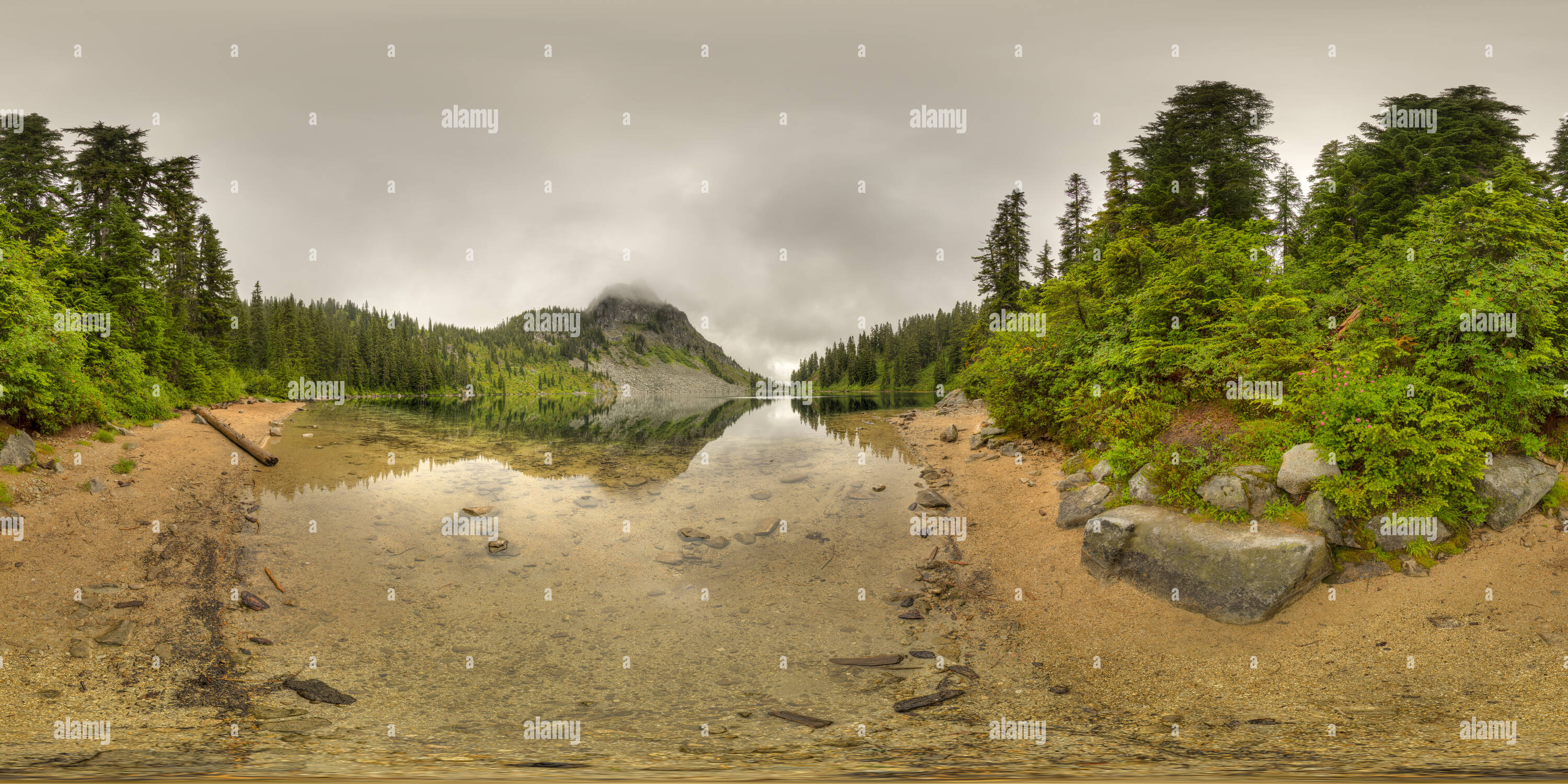 360° view of Lake Valhalla and Lichtenberg Mountain, Central Cascades ...