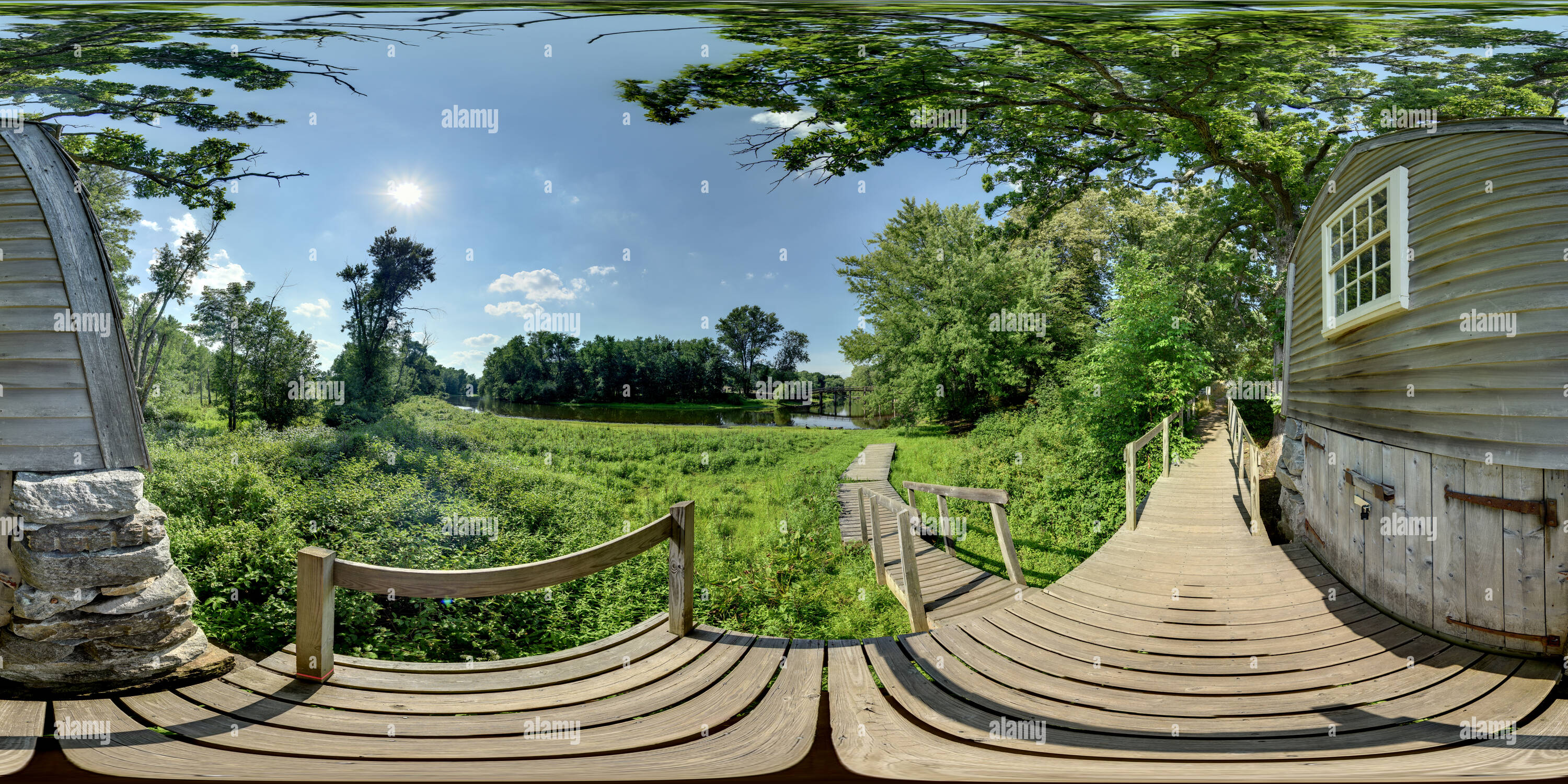 360° view of North Bridge from the Old Manse Boathouse Aug 16 - Alamy