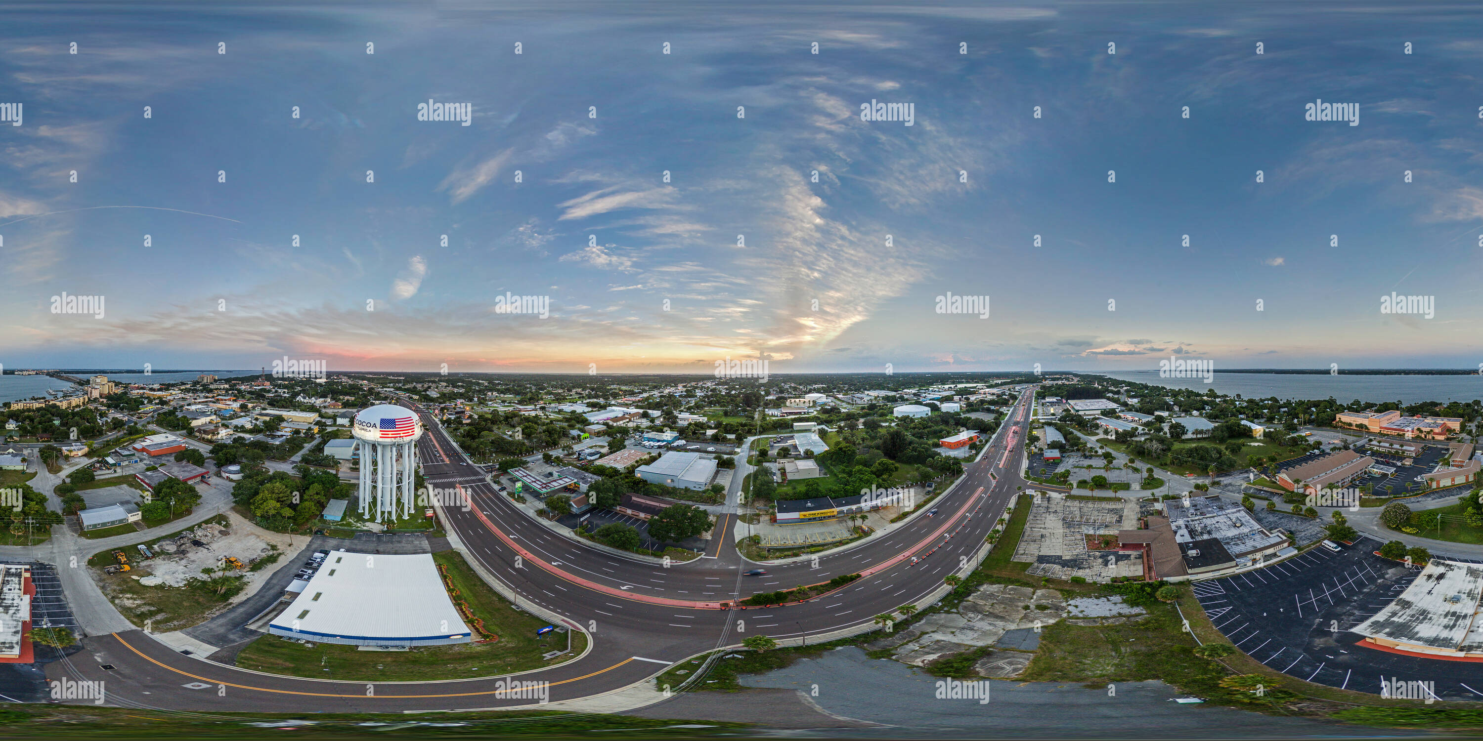 360° view of Cocoa Water Tower Aerial - Alamy