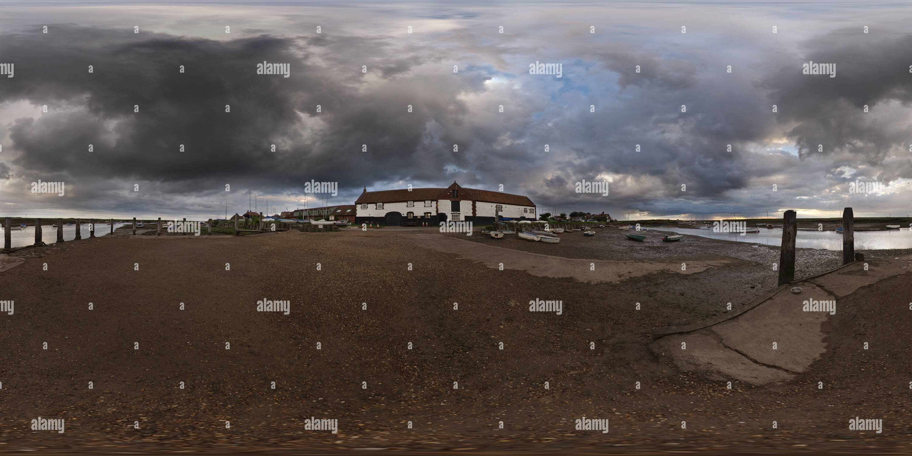 360° view of Burnham Overy Staithe Boathouse - Alamy