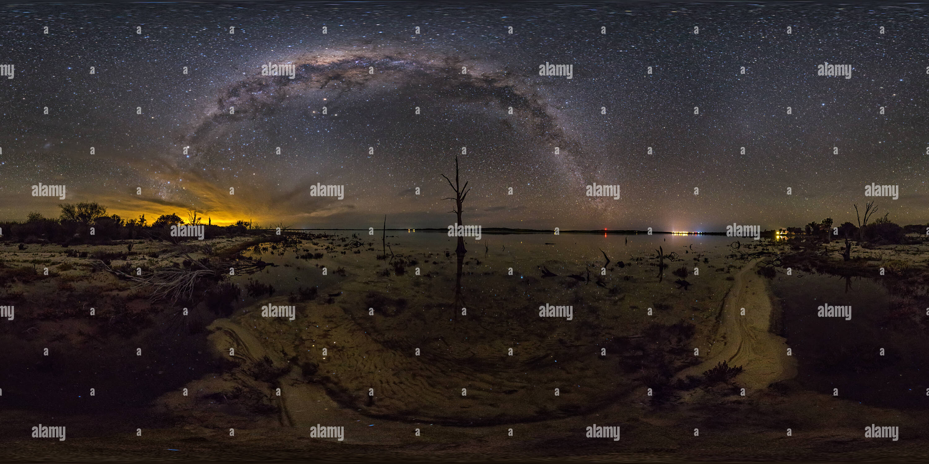 360° view of Lake Ninan Night - Alamy