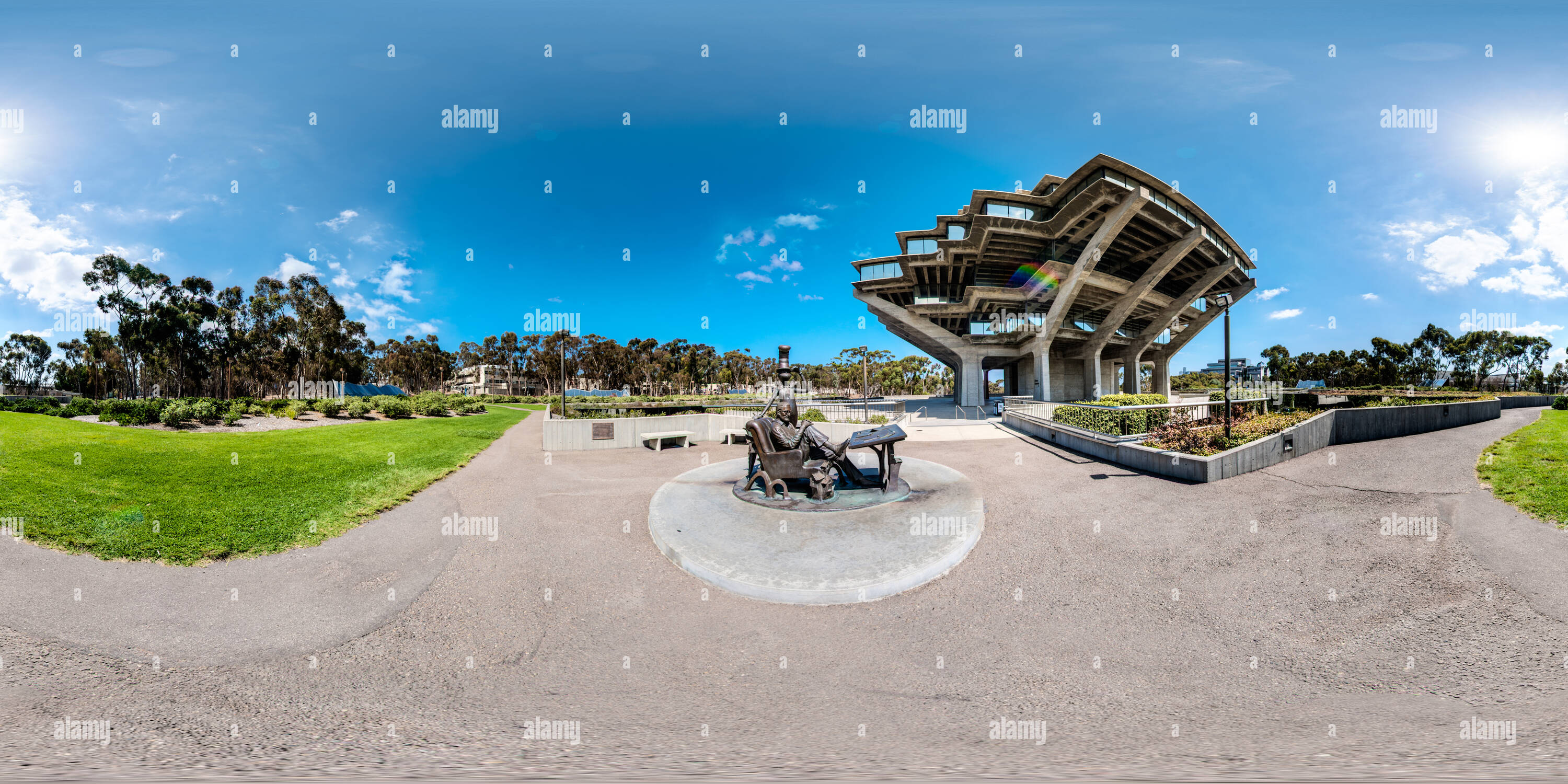 360° view of Dr. Seuss and the Cat in the Hat - Alamy