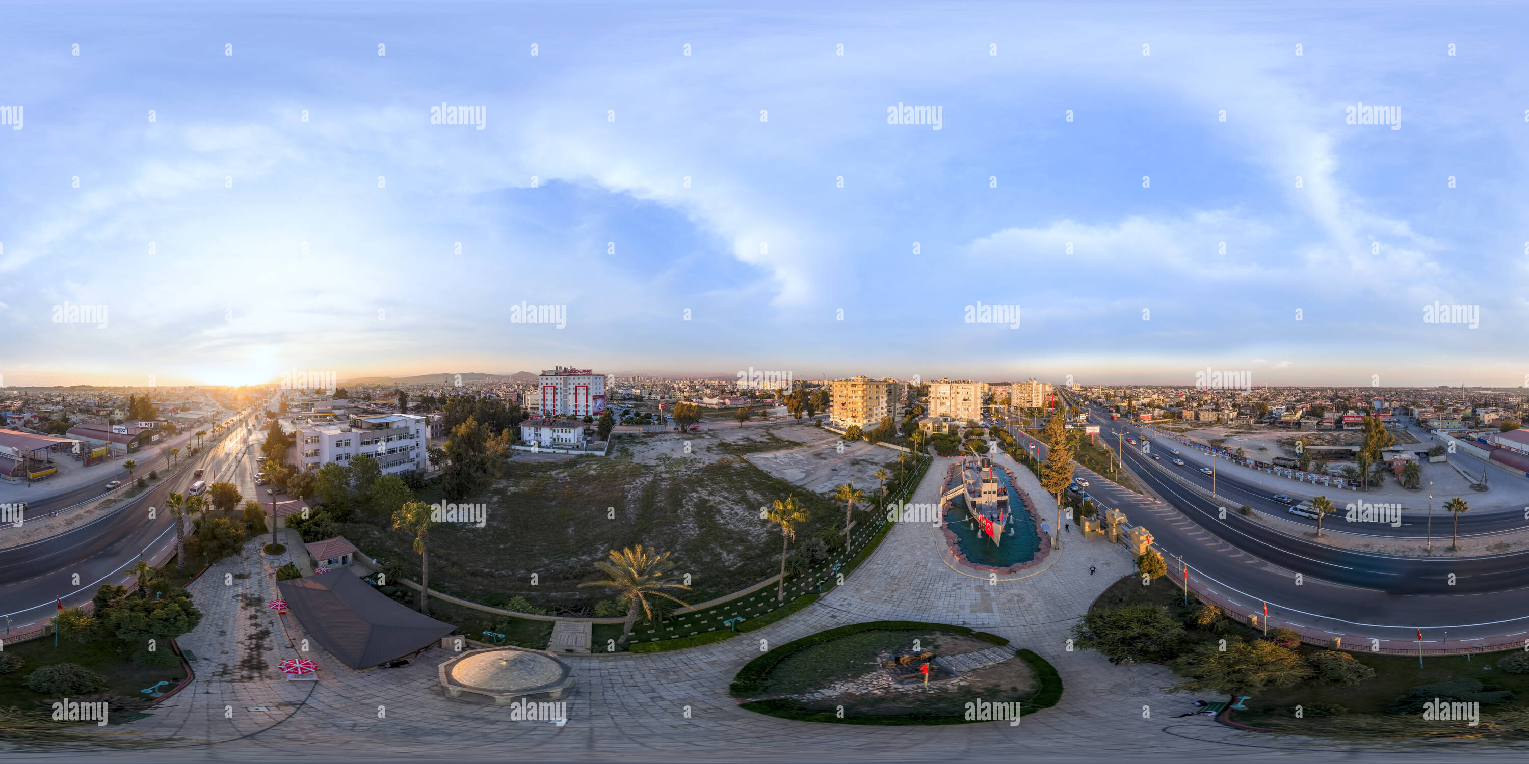 Minelayer hi-res stock photography and images - Alamy