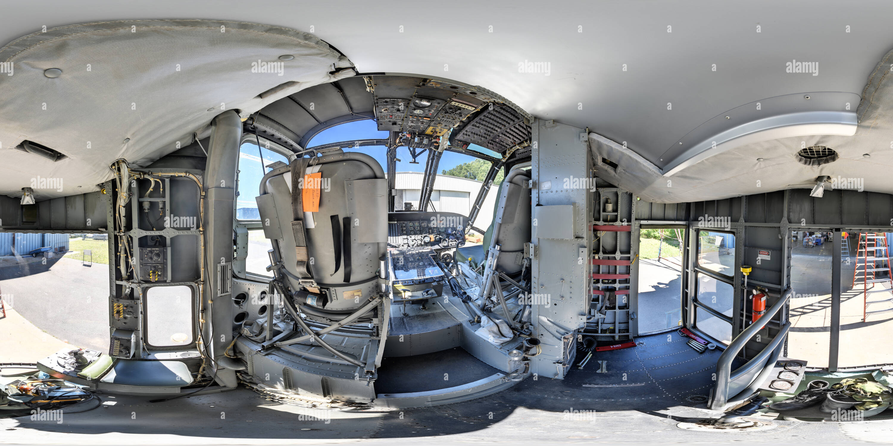 360° view of Sikorsky CH-54B 'Tarhe' (S-64B 'Skycrane') Cockpit - Alamy
