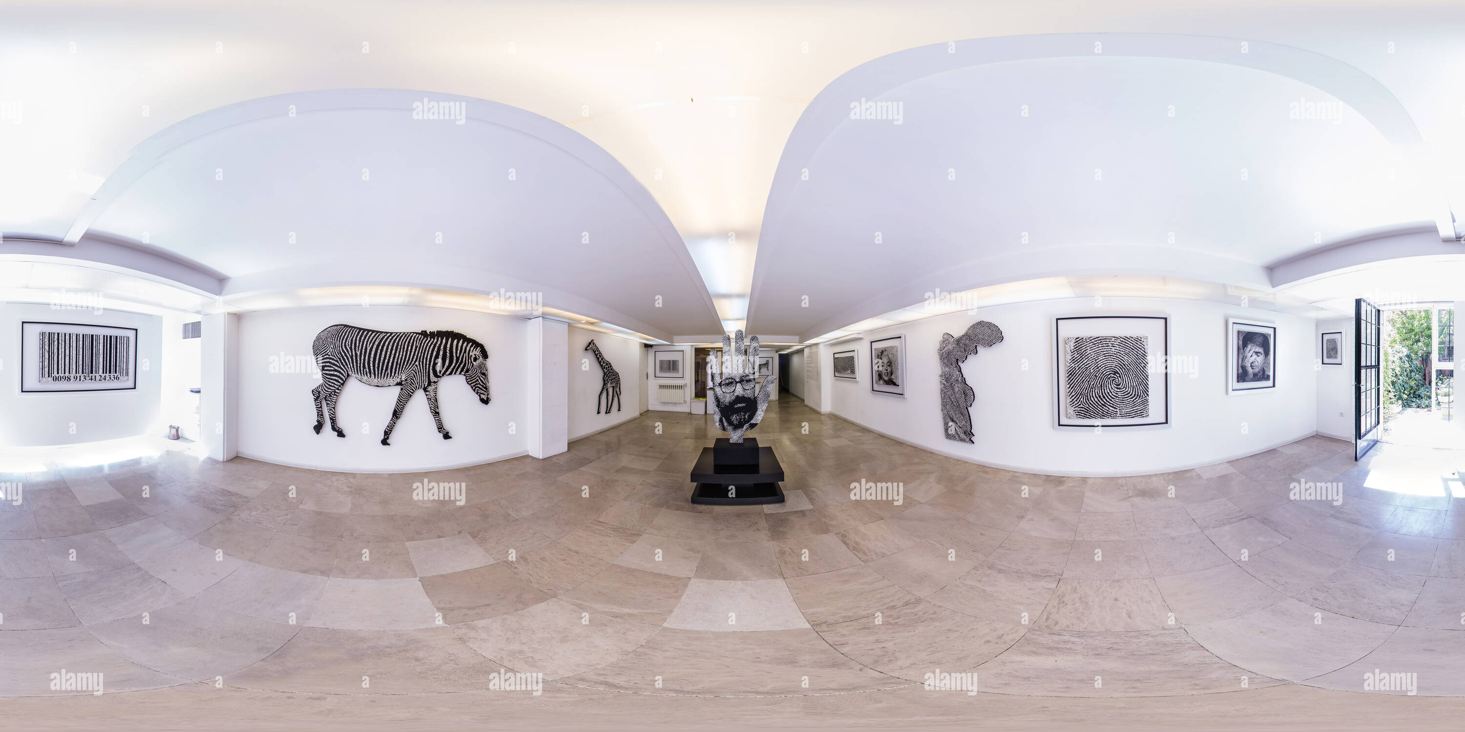 Vali art gallery hi-res stock photography and images - Alamy