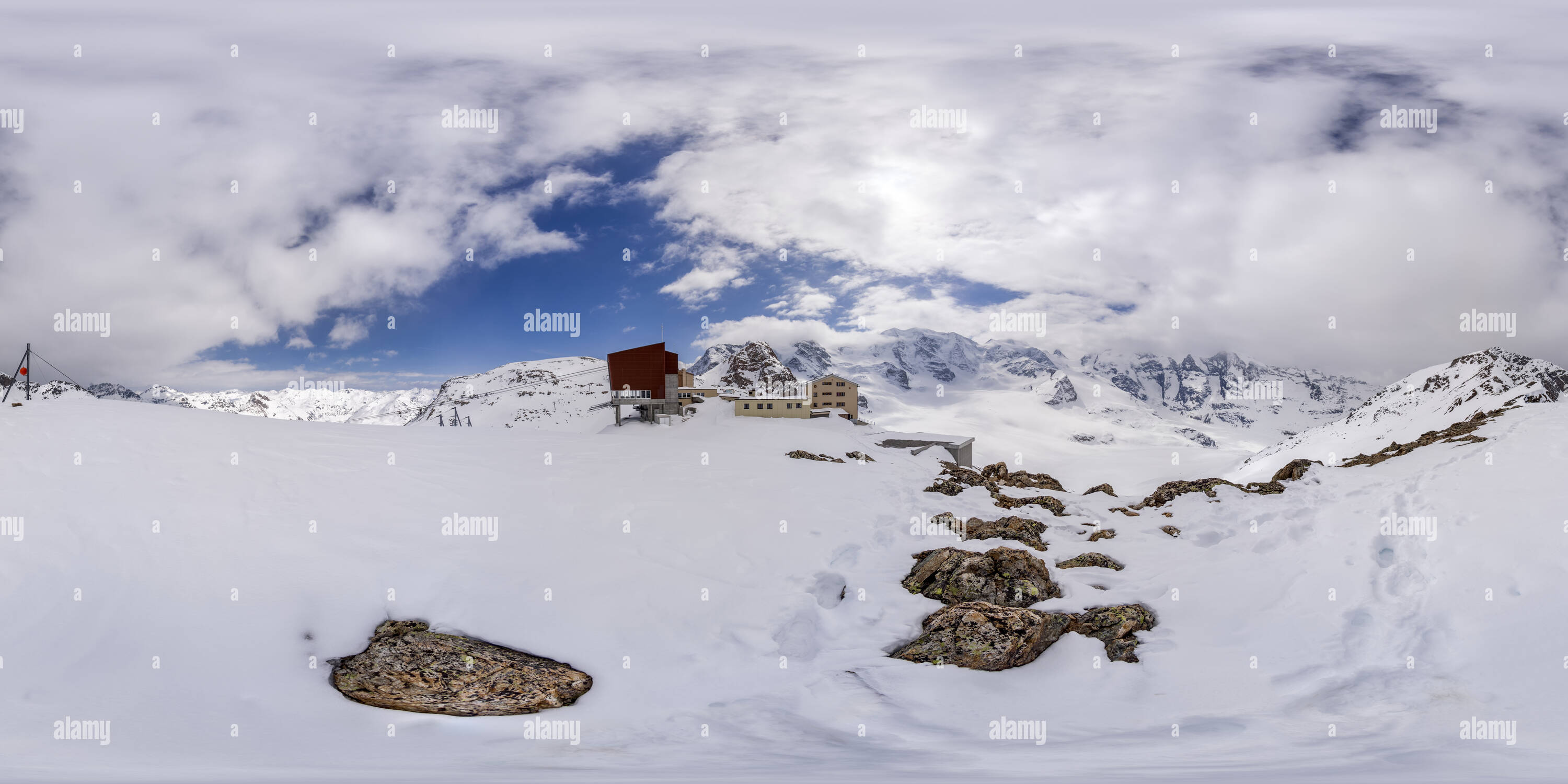 360° view of Berghaus Diavolezza (2978m - Alamy