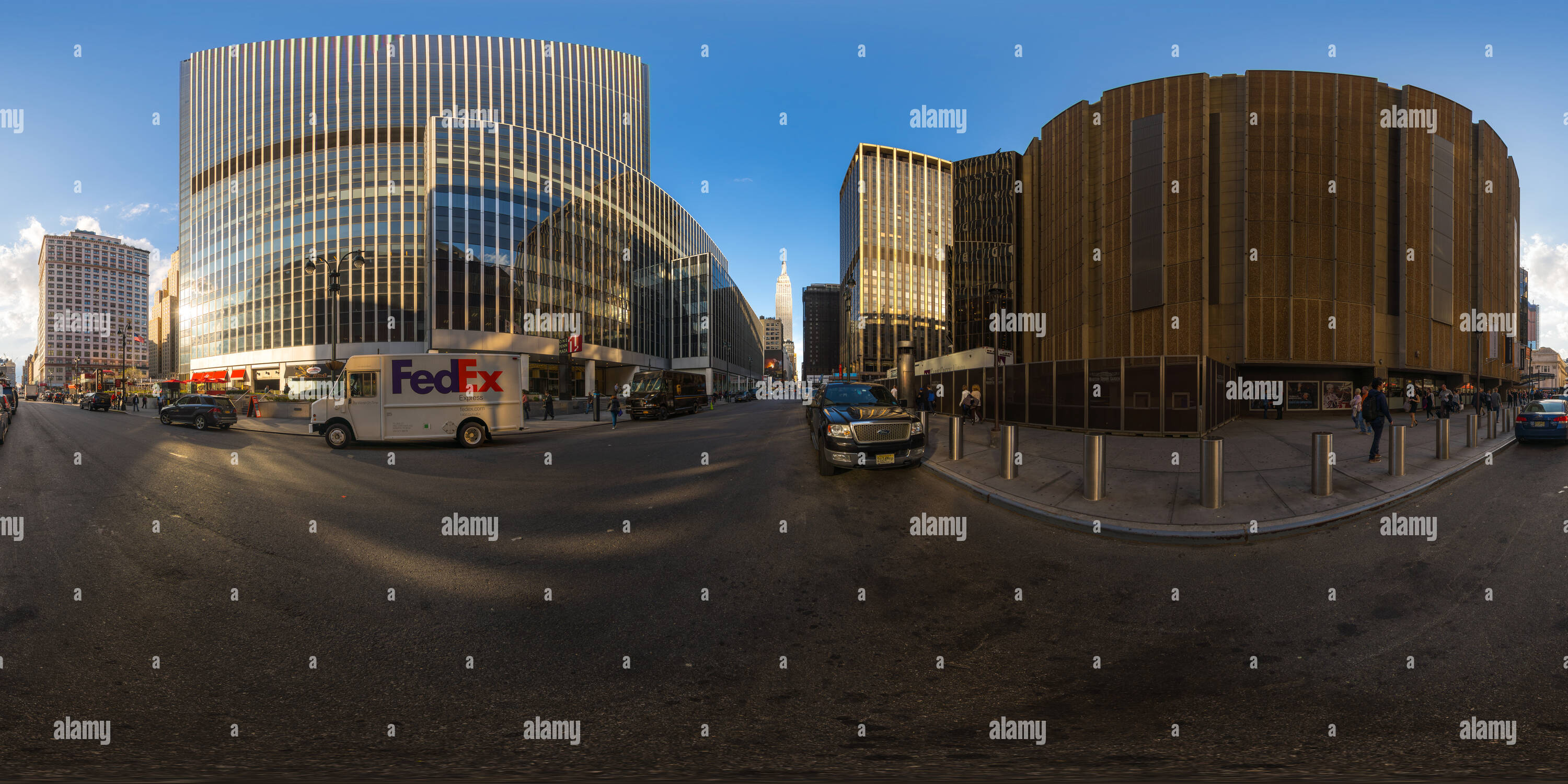 360° view of Madison Square Garden, W 33rd St, Manhattan - Alamy