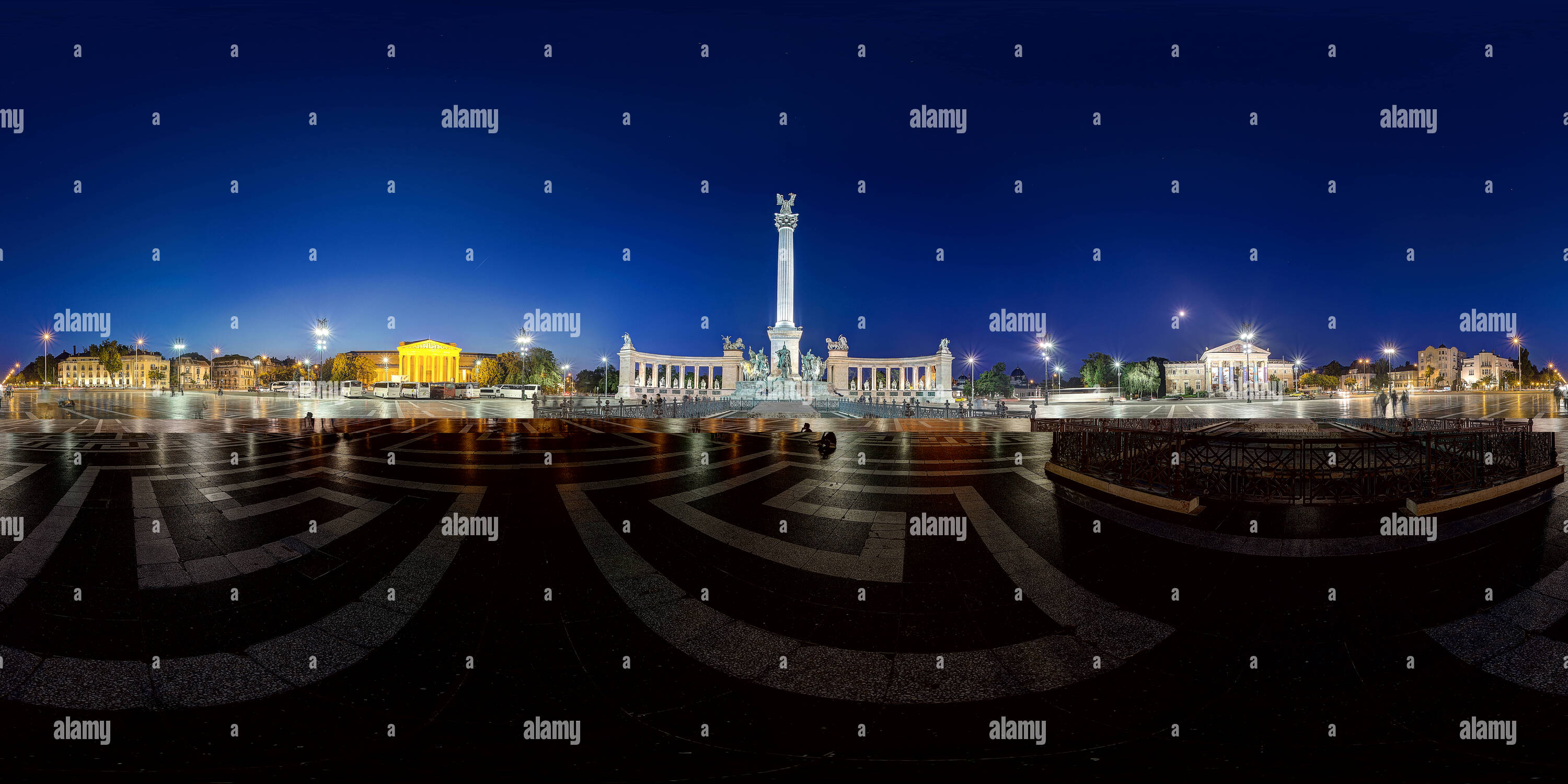360° view of Budapest360 Heroes Square - Alamy