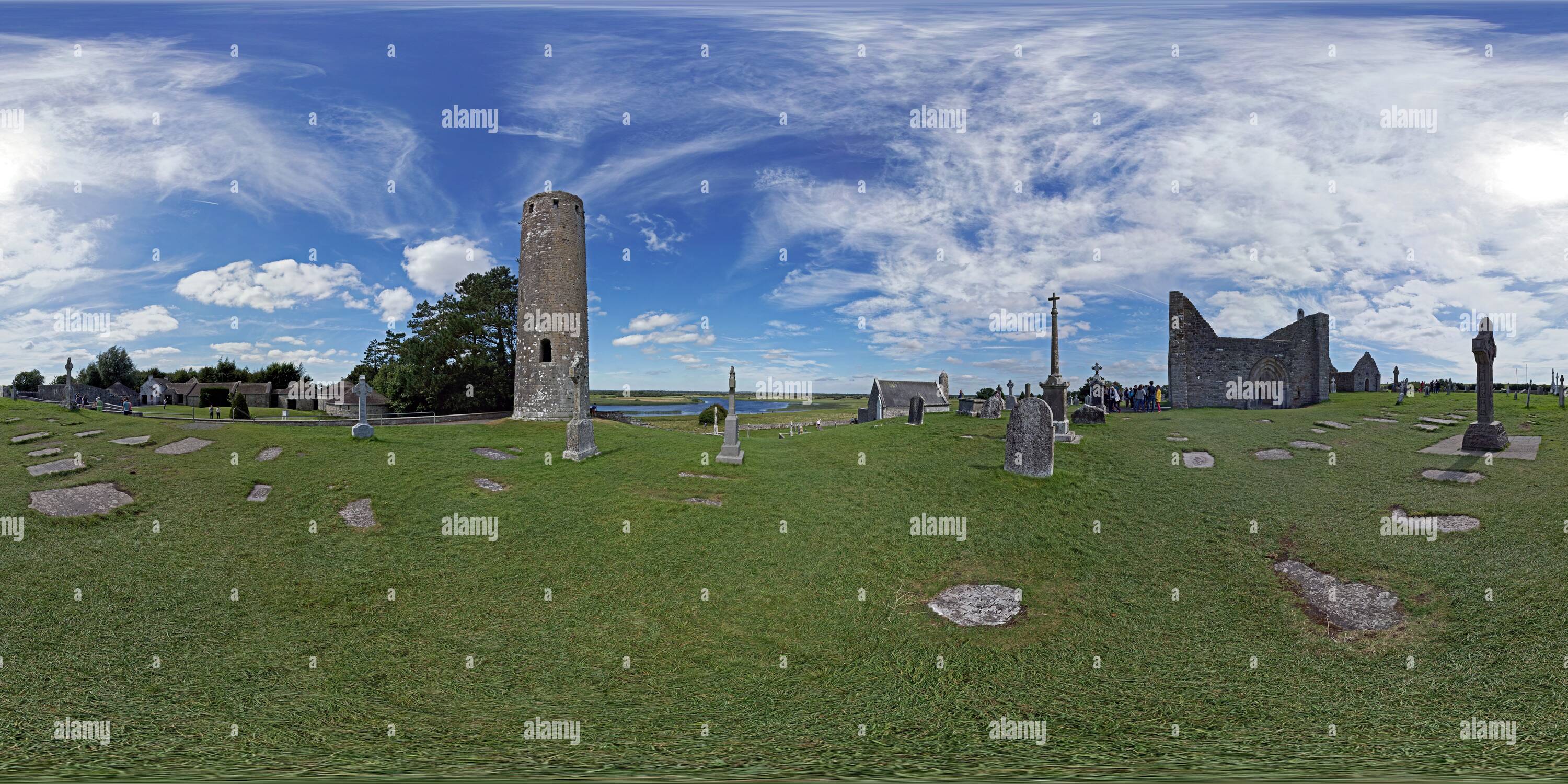 360° view of Clonmacnoise - Monastery - O'Rourke's Tower - Alamy