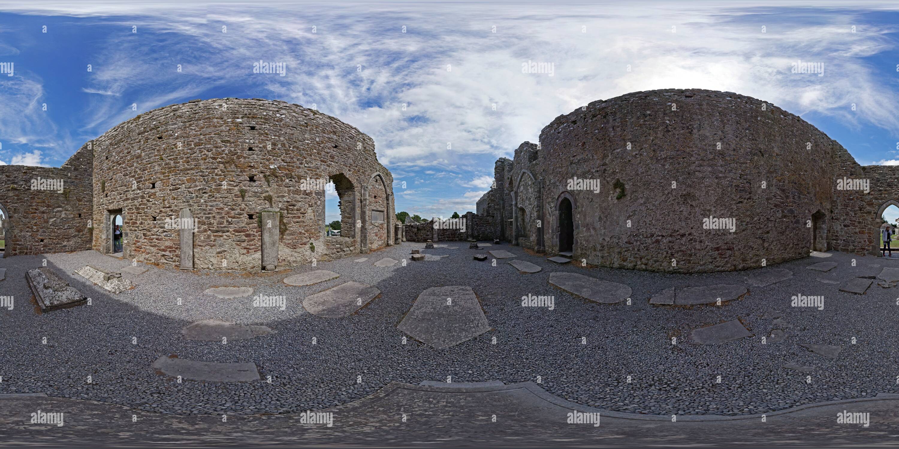 360° view of Clonmacnoise - Monastery - Cathedral - Alamy