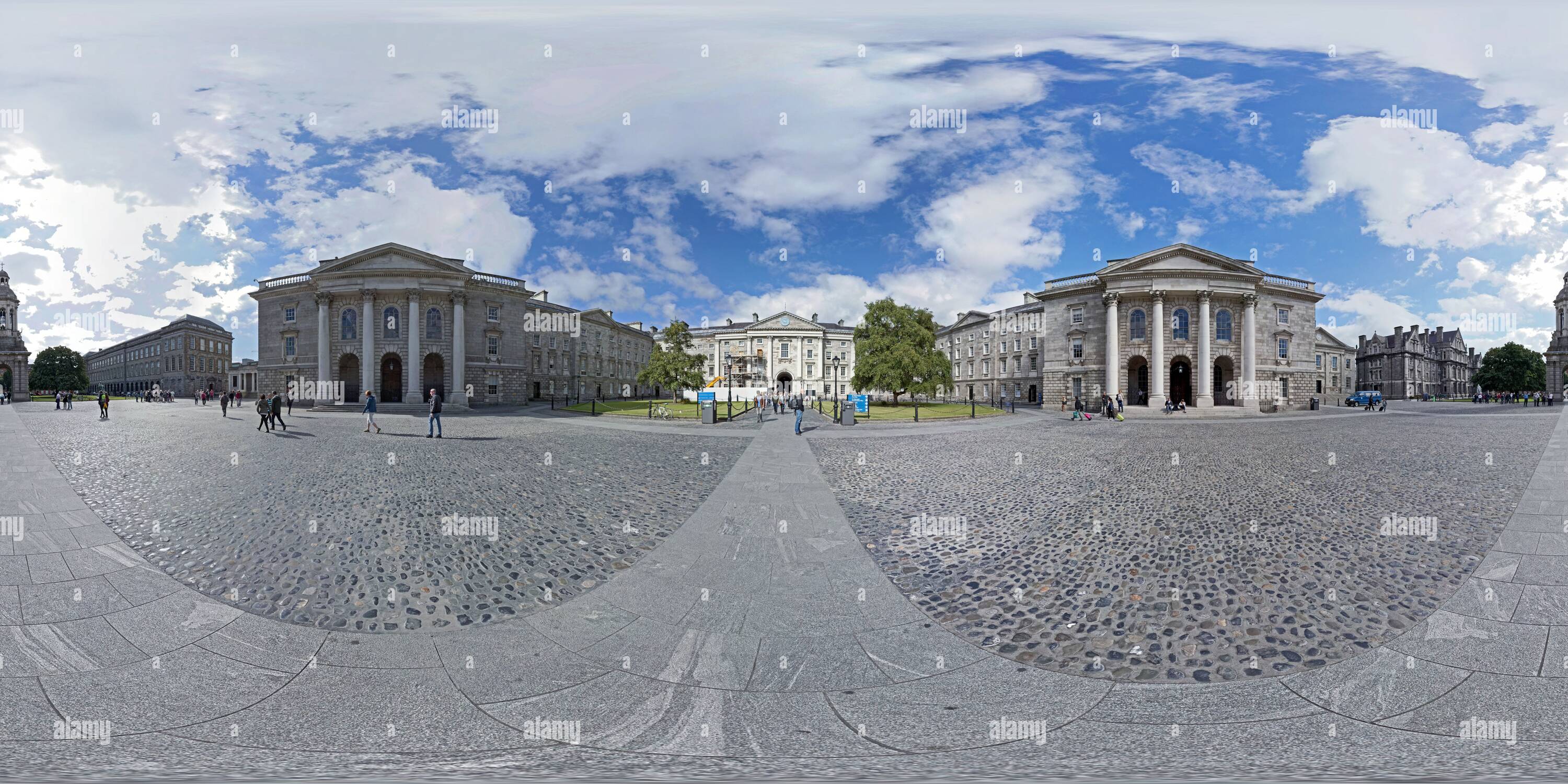 360° view of Dublin, Trinity College - Parliament Square - Alamy