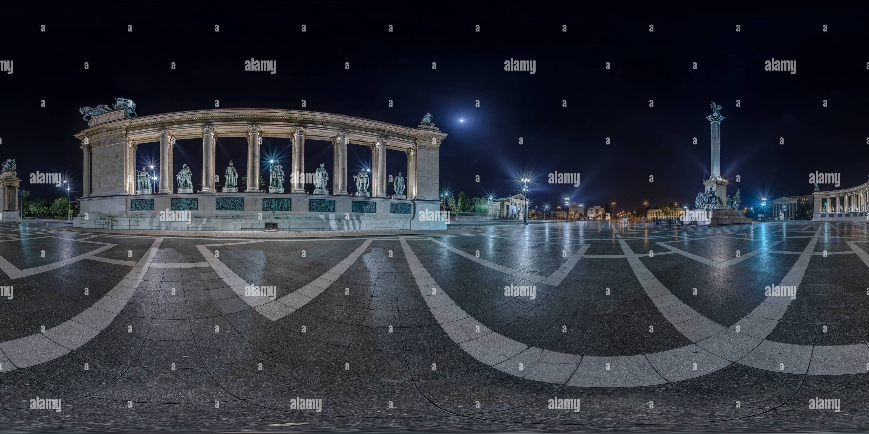 360° view of Heroes Square 006 - Alamy