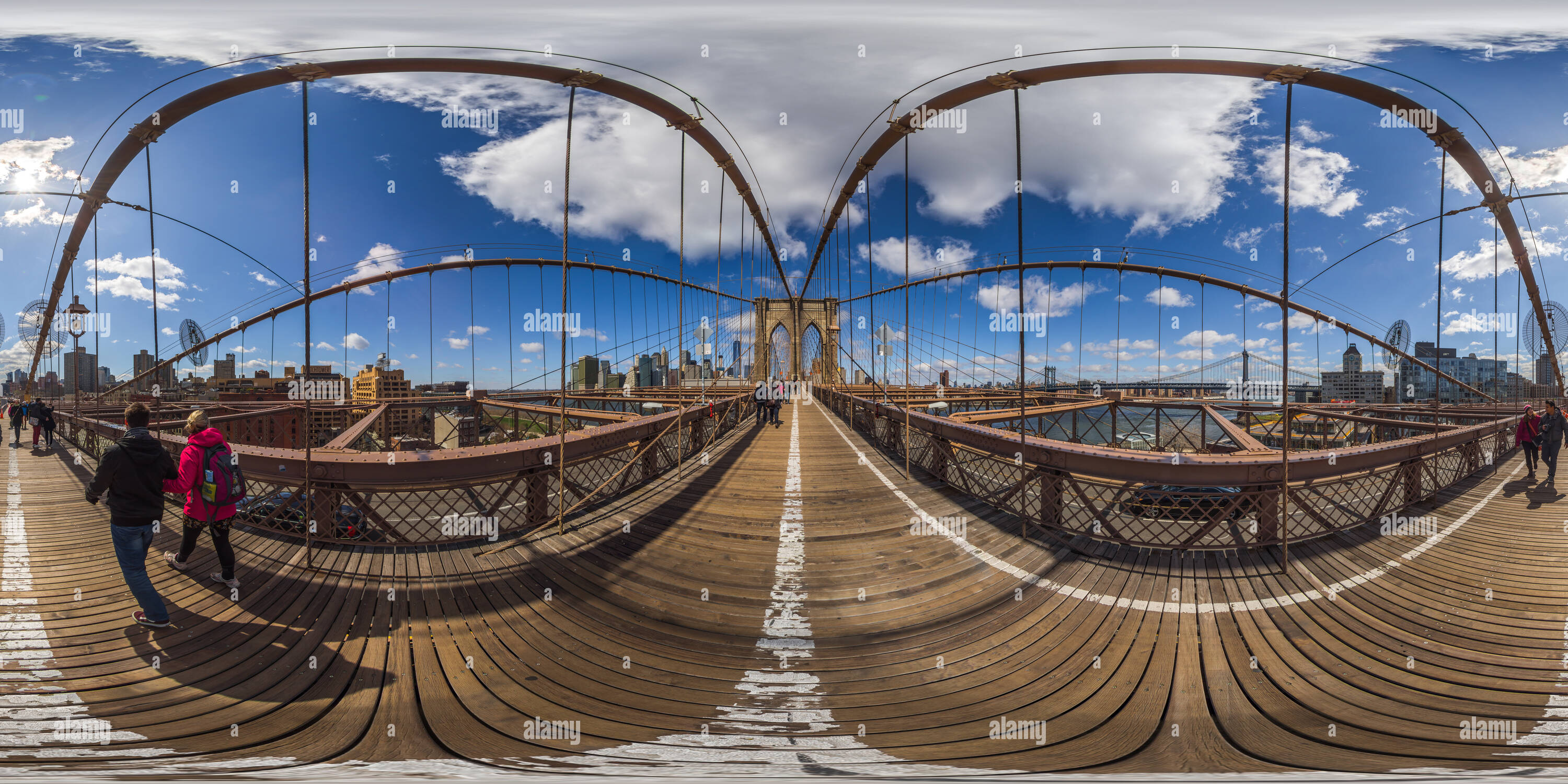 360° view of Brooklyn Bridge, Promenade - Alamy