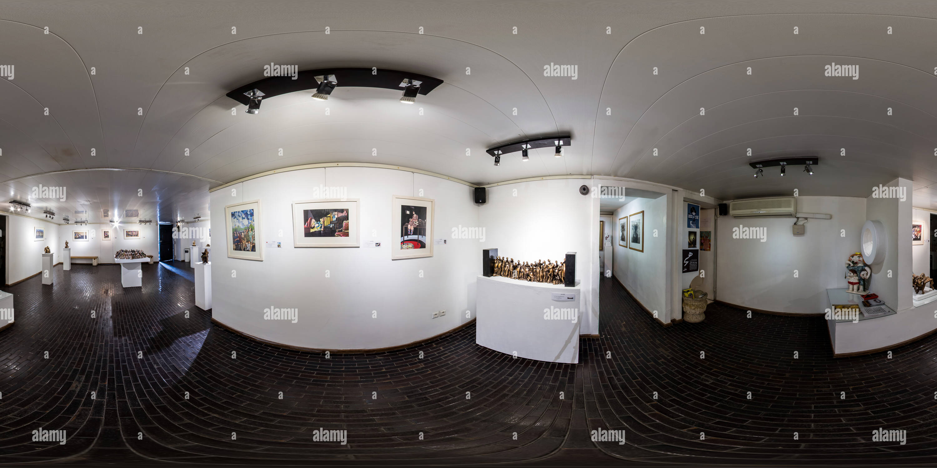 360° view of Seyhoun Art Gallery Oct 2016 Azar Sheikh Bahaedin Zade Being Here 01 - Alamy
