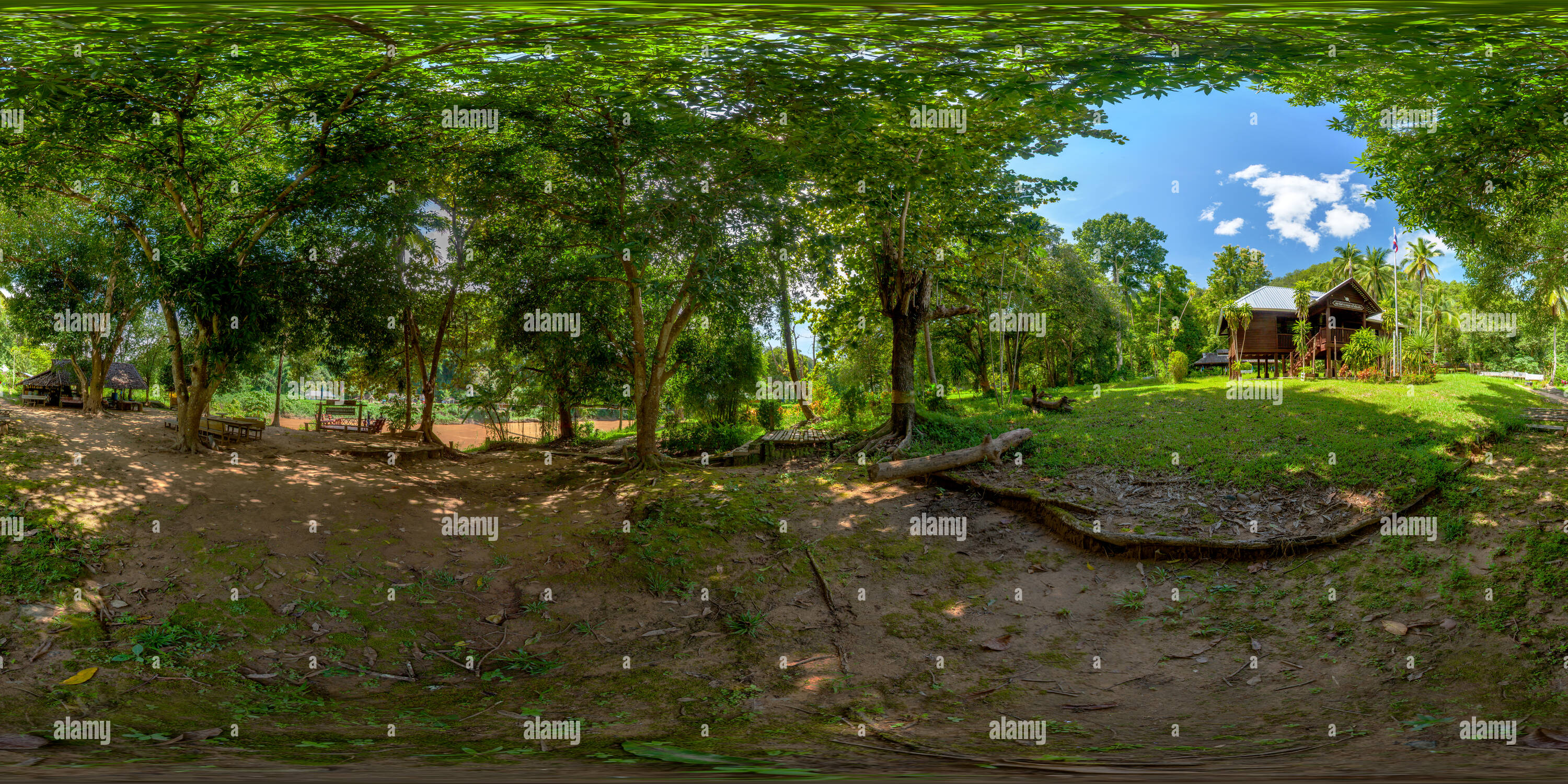 360° view of Police and Immigration office at Ban Nam Piang Din border ...