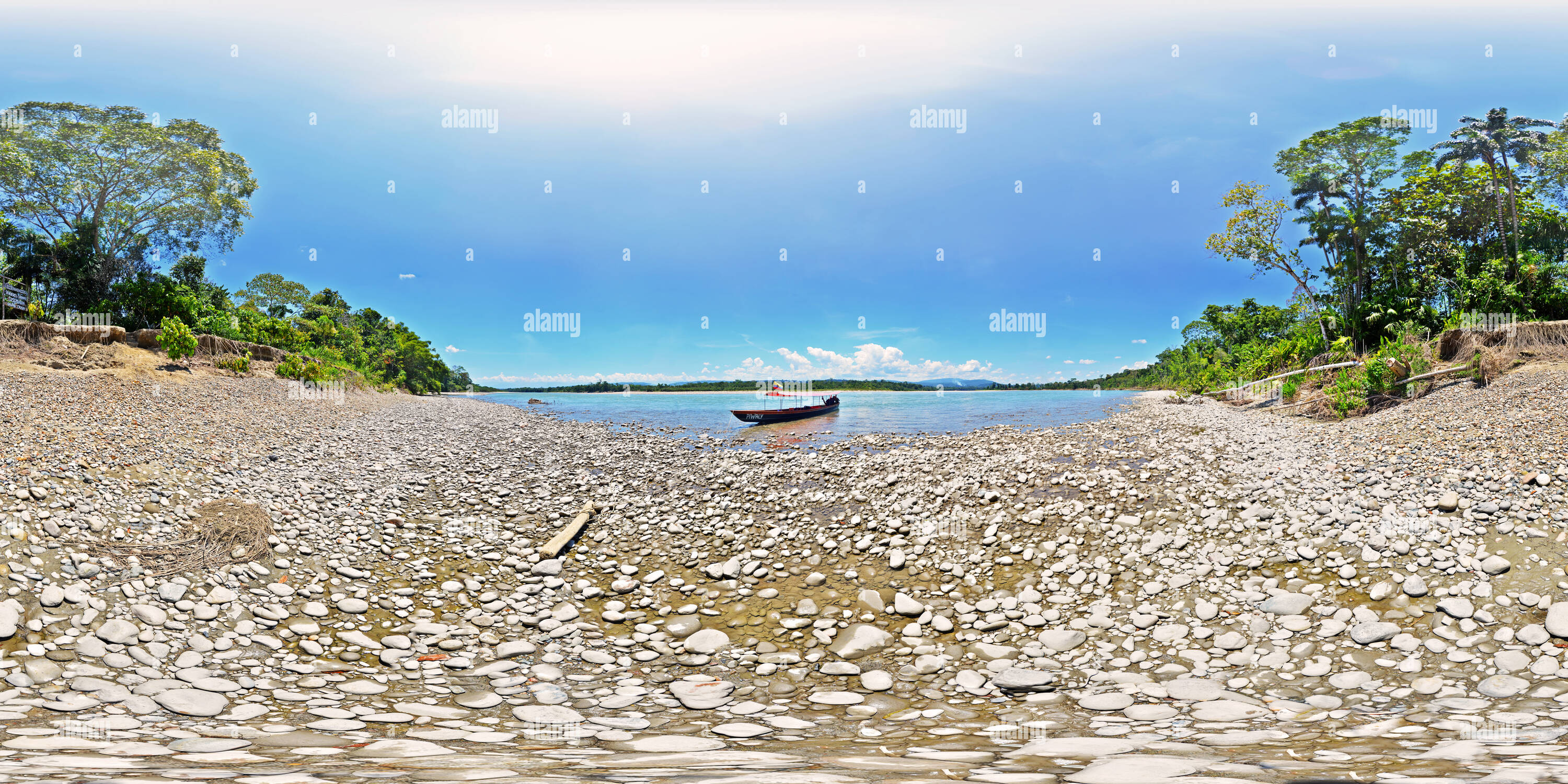 360° view of Riverbanks of the Rio Napo in the Amazon, Equador - Alamy