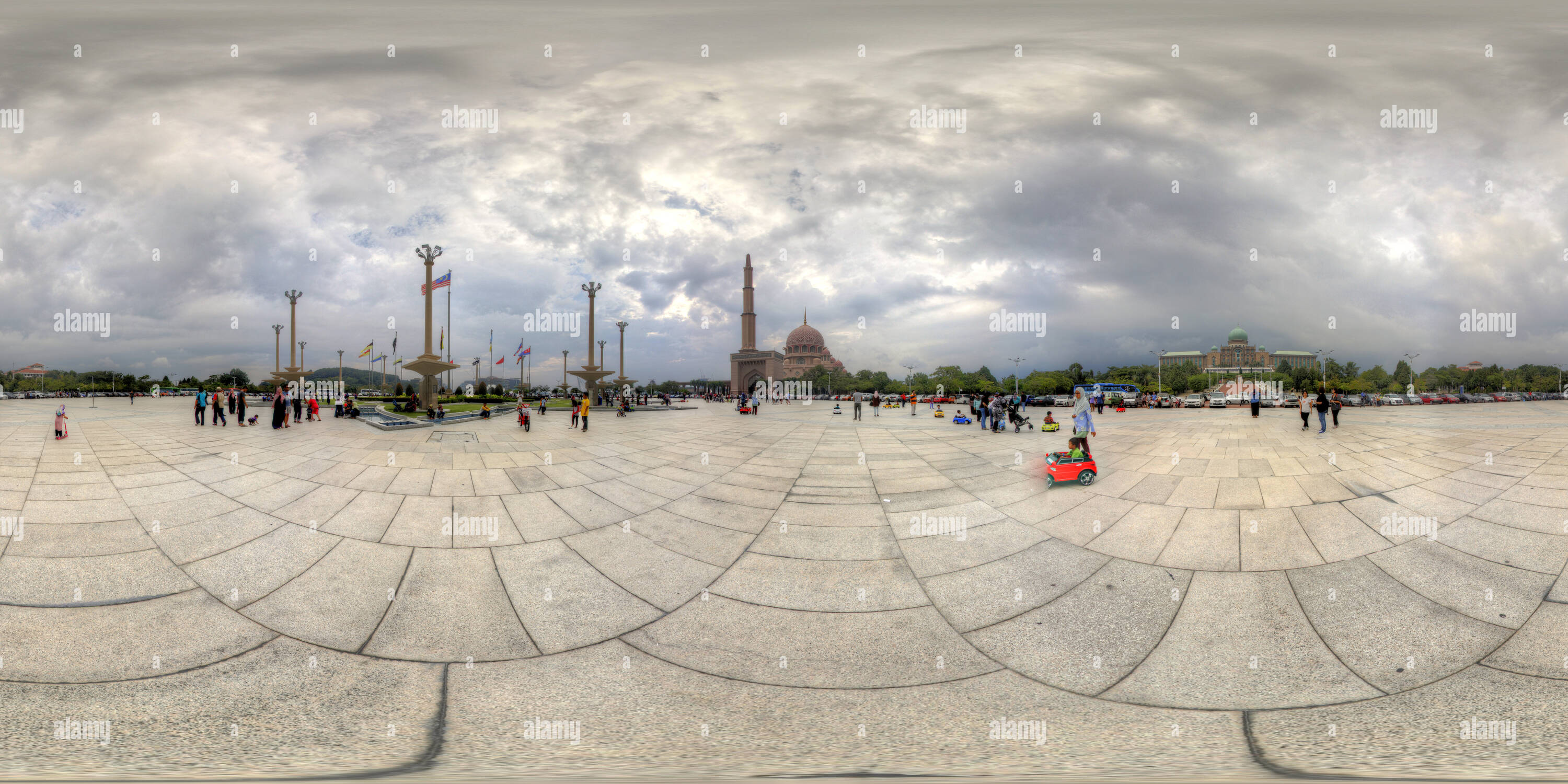 Putra square hi-res stock photography and images - Alamy