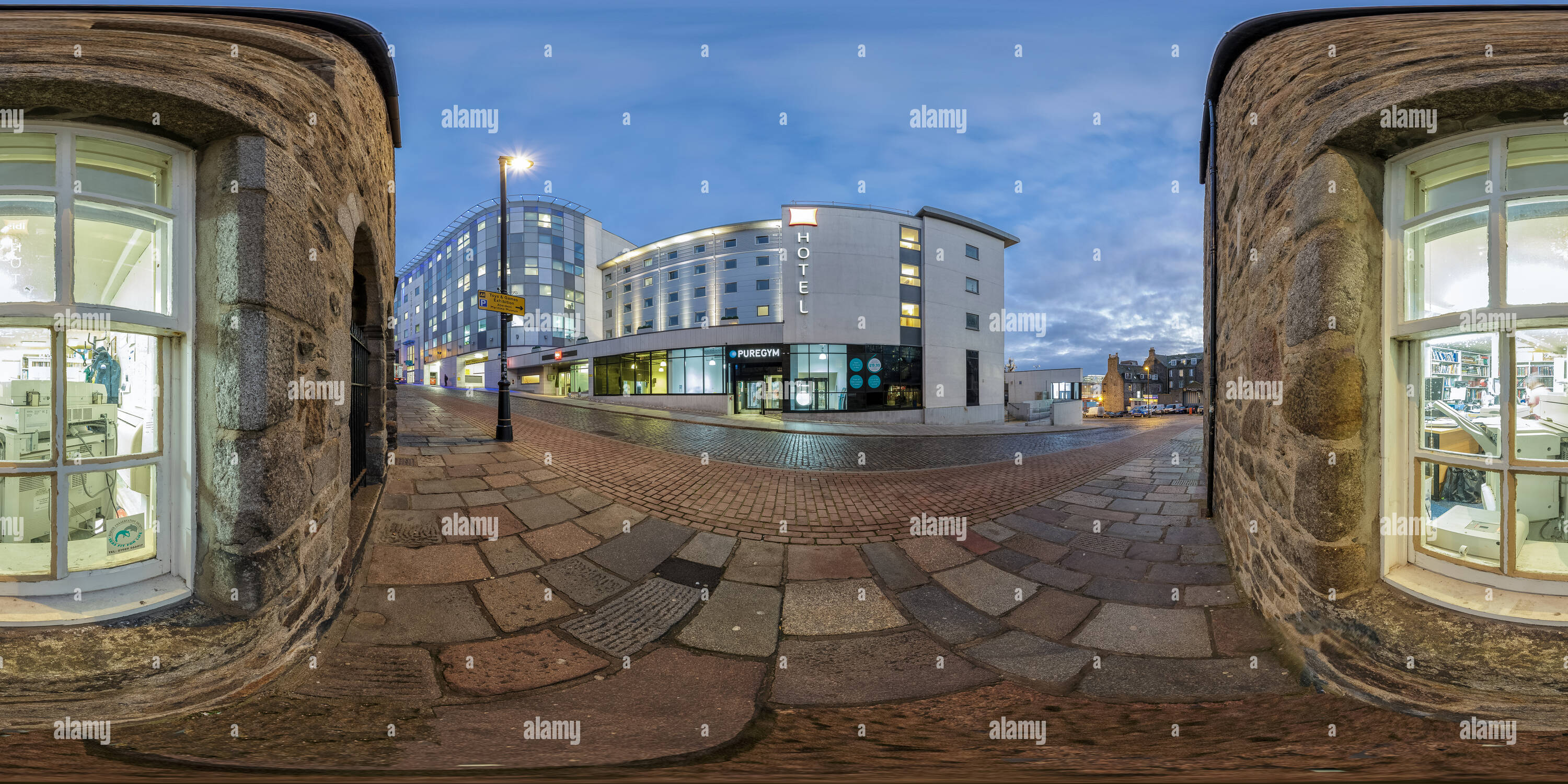 Shiprow hi-res stock photography and images - Alamy