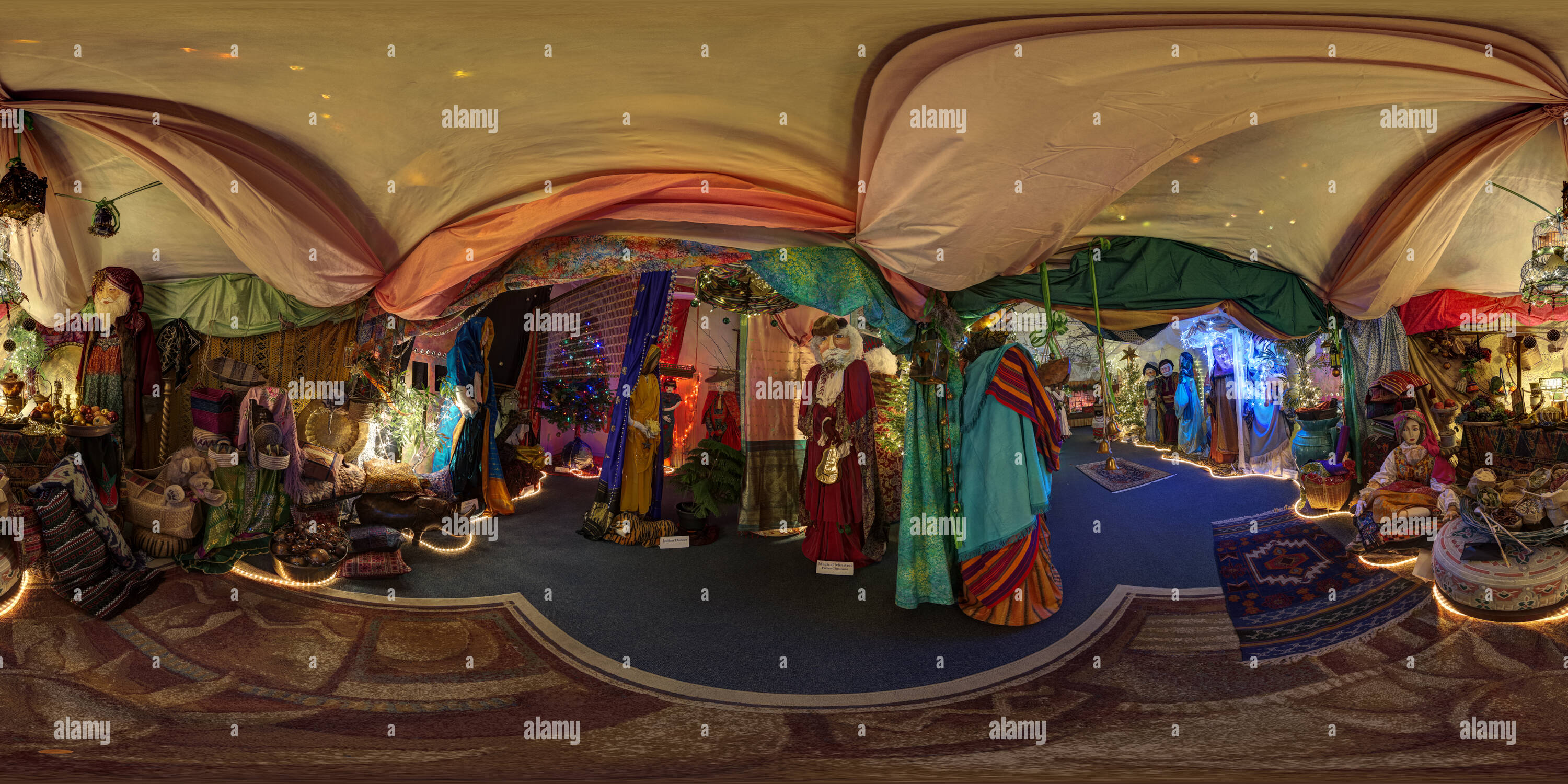 360° view of Mahone Bay Father Xmas Festival 2016 - Alamy