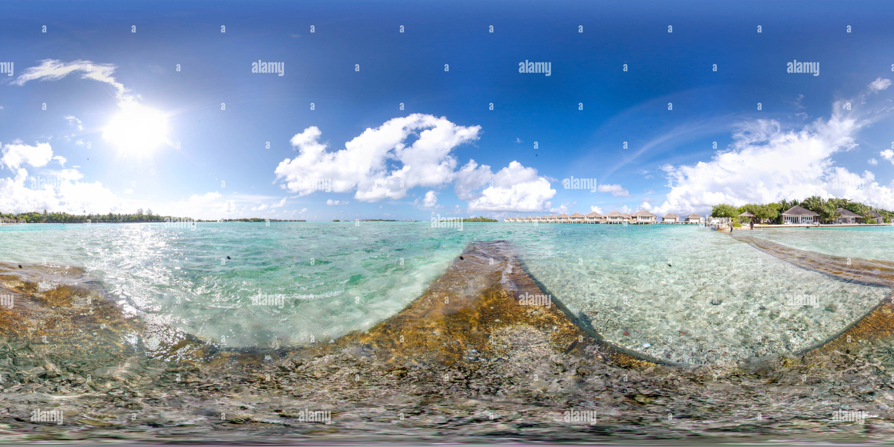 360° view of Lagoon View of the Island DHonveli Beach - Alamy