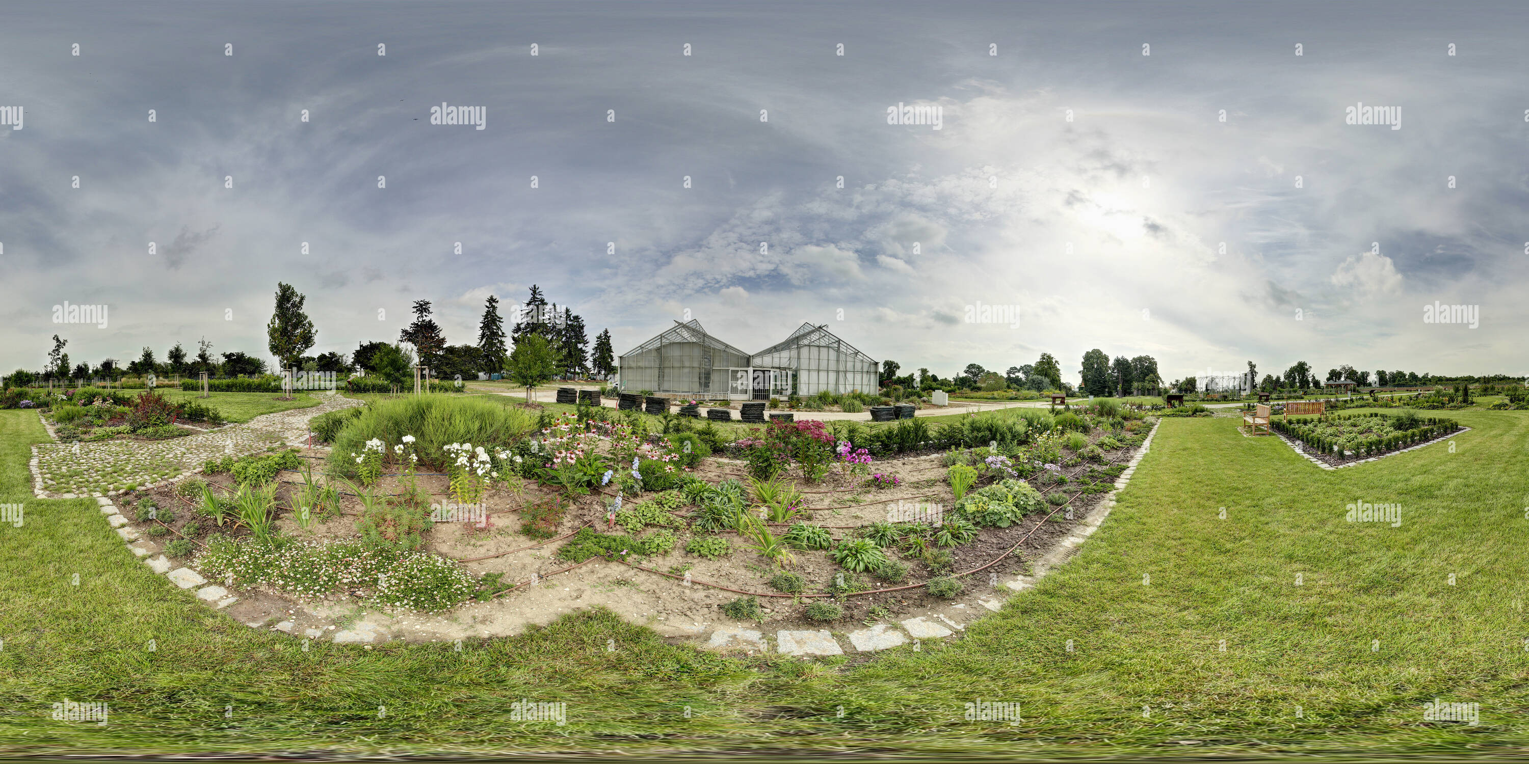 360° view of The English Flower Garden2 - Alamy