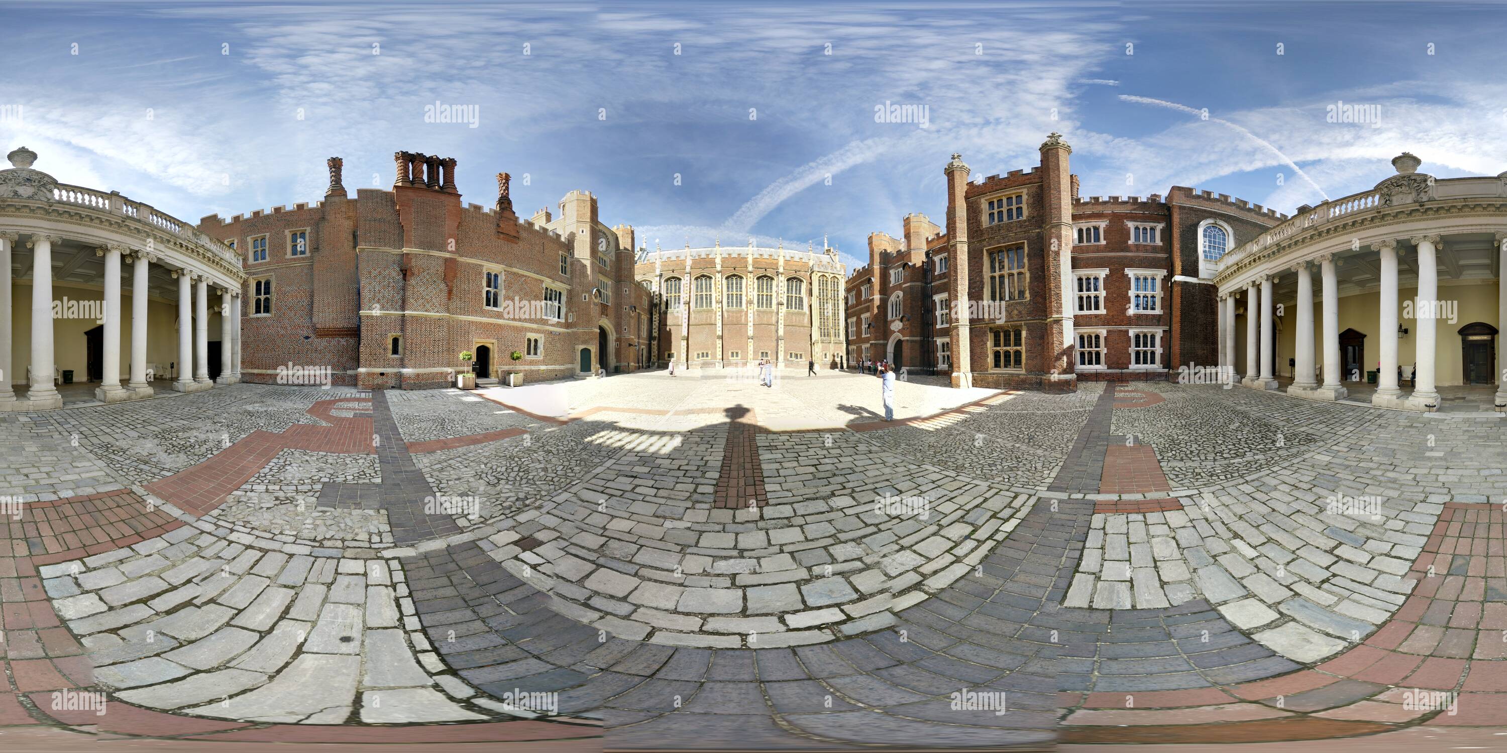 360° view of Hampton Court Palace - Alamy