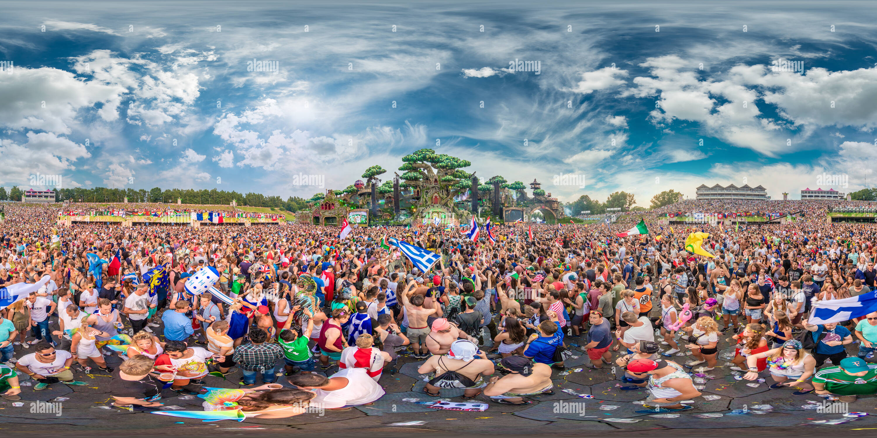 Tomorrowland festival hi-res stock photography and images - Alamy