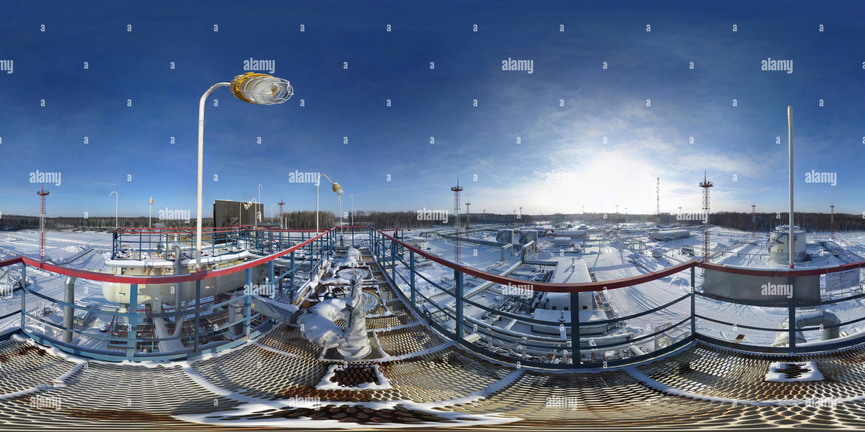360° view of ДНС-1. Вид с сепарационной установки - Alamy