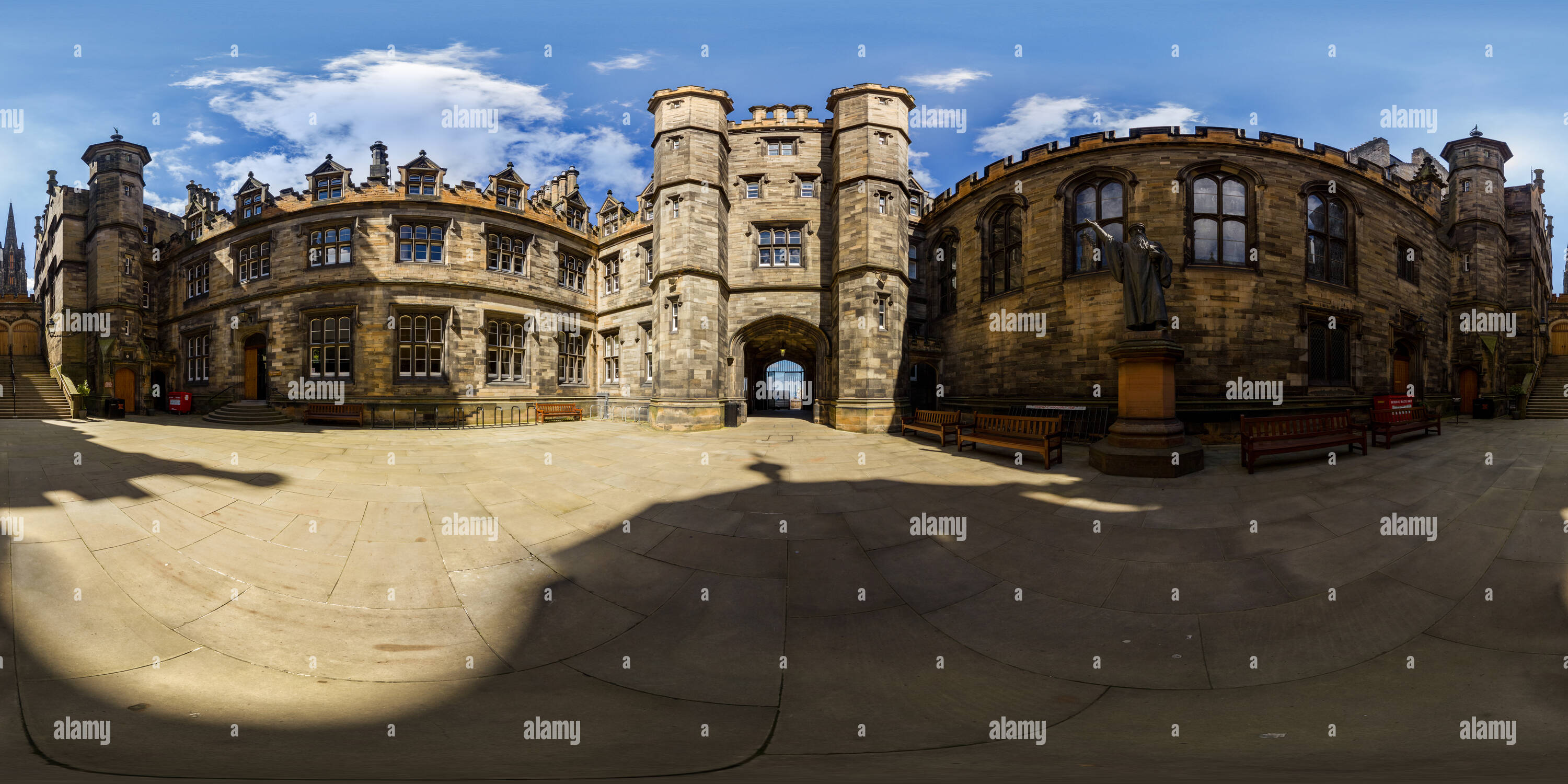 360° view of New college quadrangle in the city centre of Edinburgh - Alamy