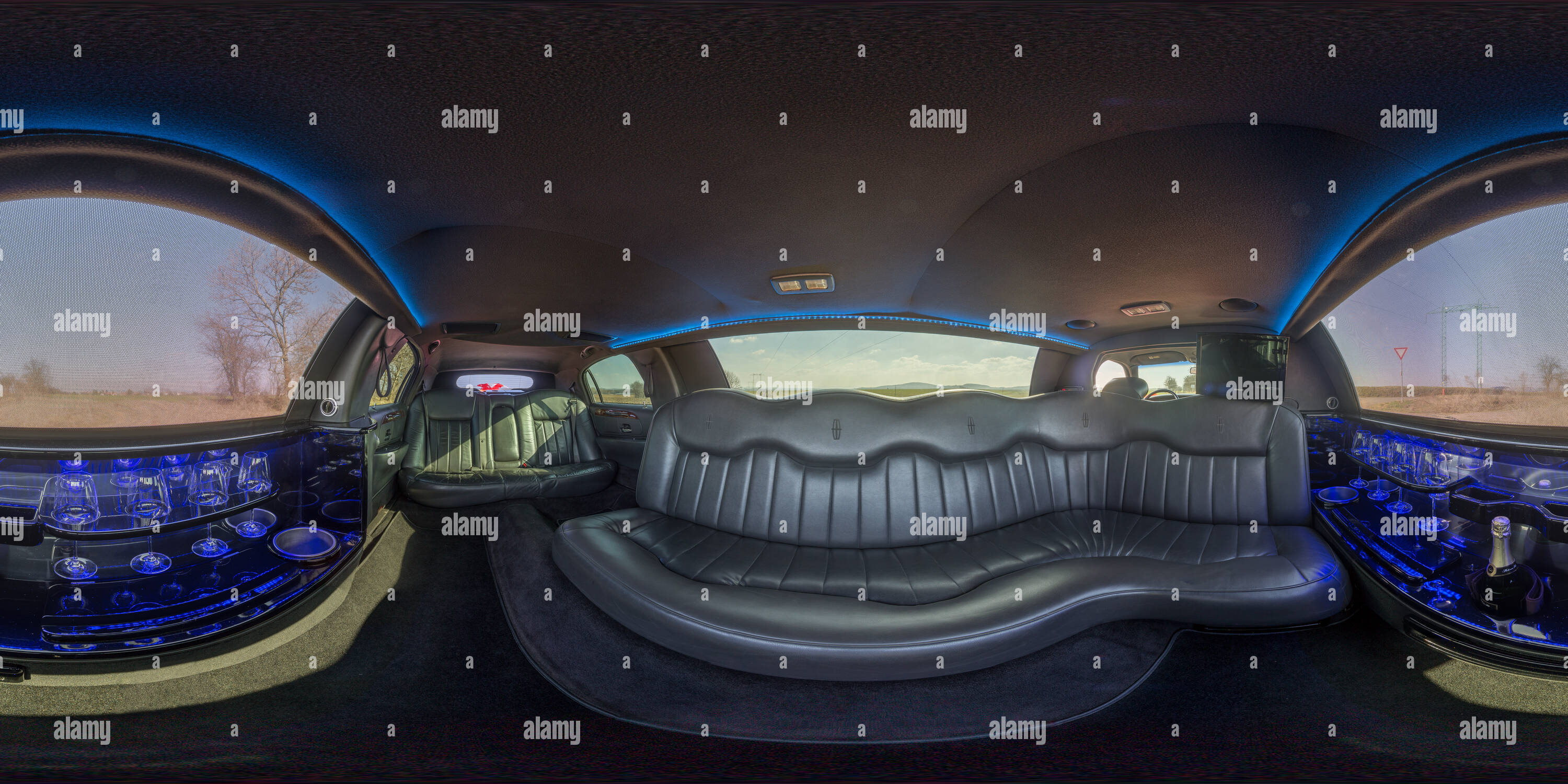 360° view of Lincoln Town car stretch limo interior - Alamy