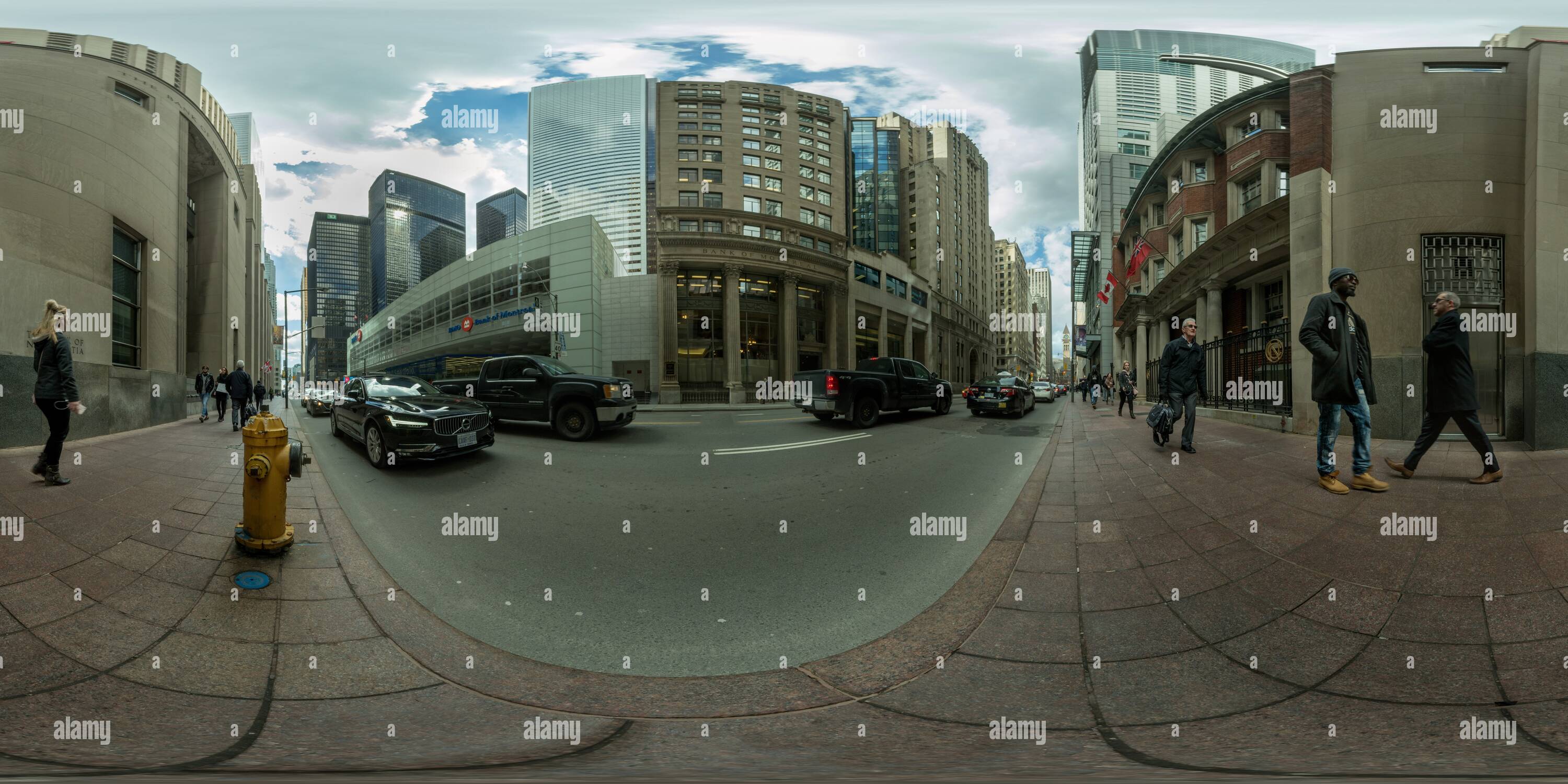 360° view of Noon Hour on Bay Street, Toronto - Alamy
