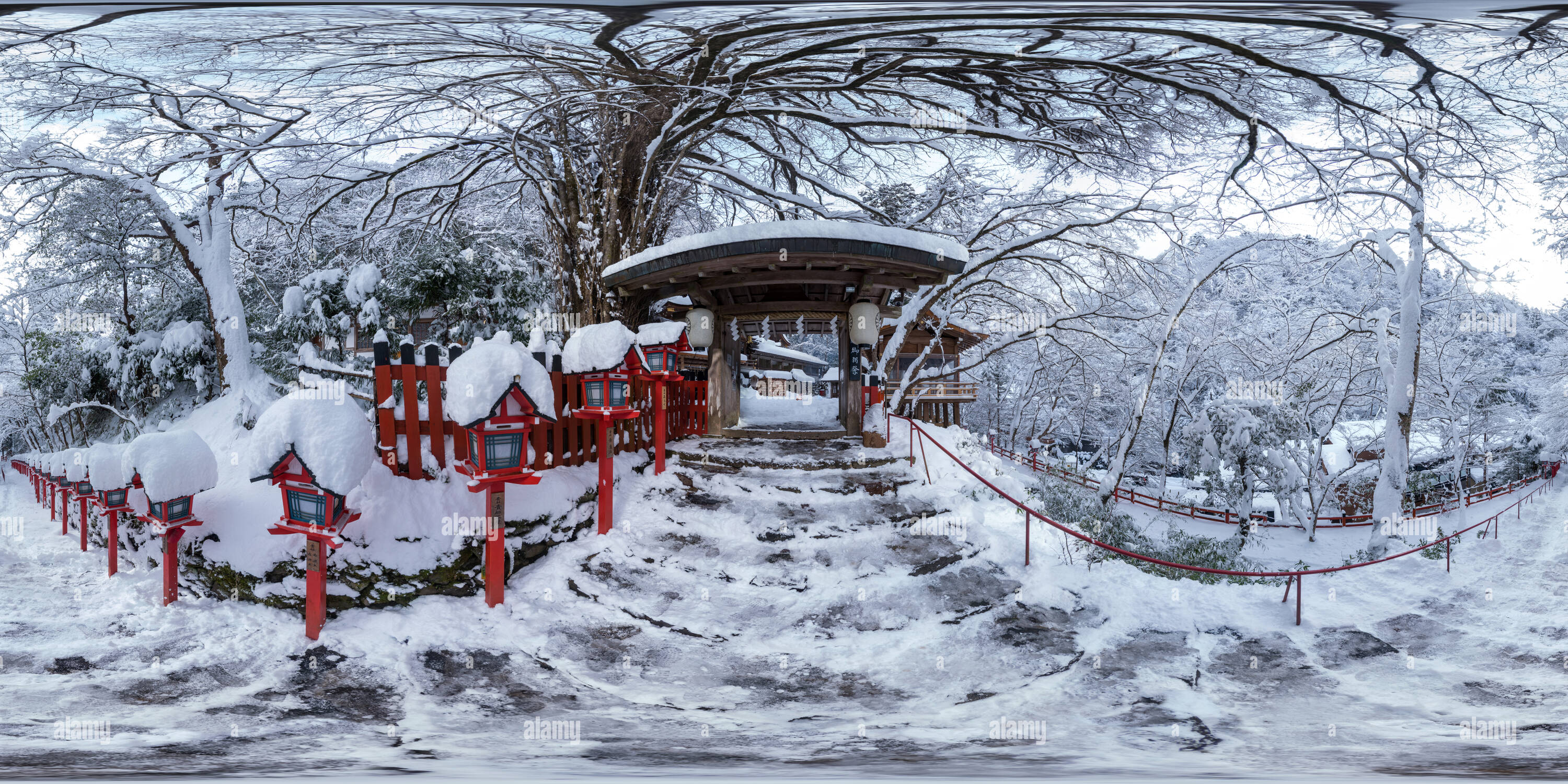 360° view of Snow was piled up Kibune shrine in kyoto,japan 05 - Alamy