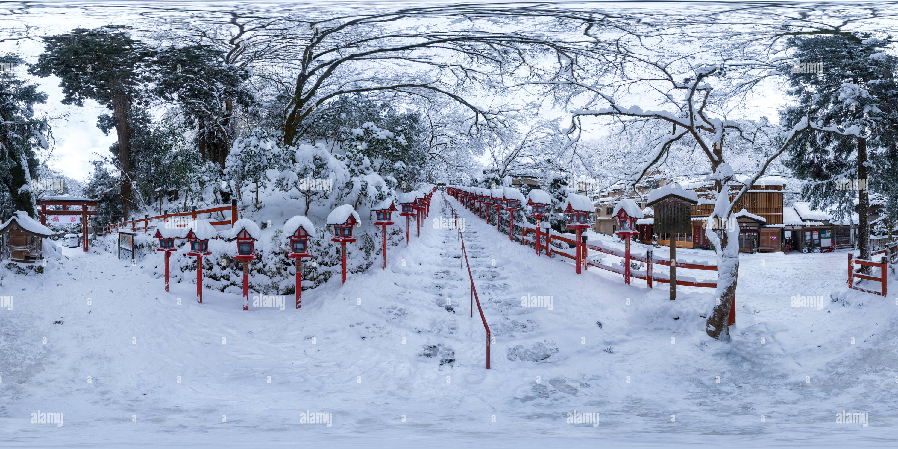 360° view of Snow was piled up Kibune shrine in kyoto,japan 01 - Alamy