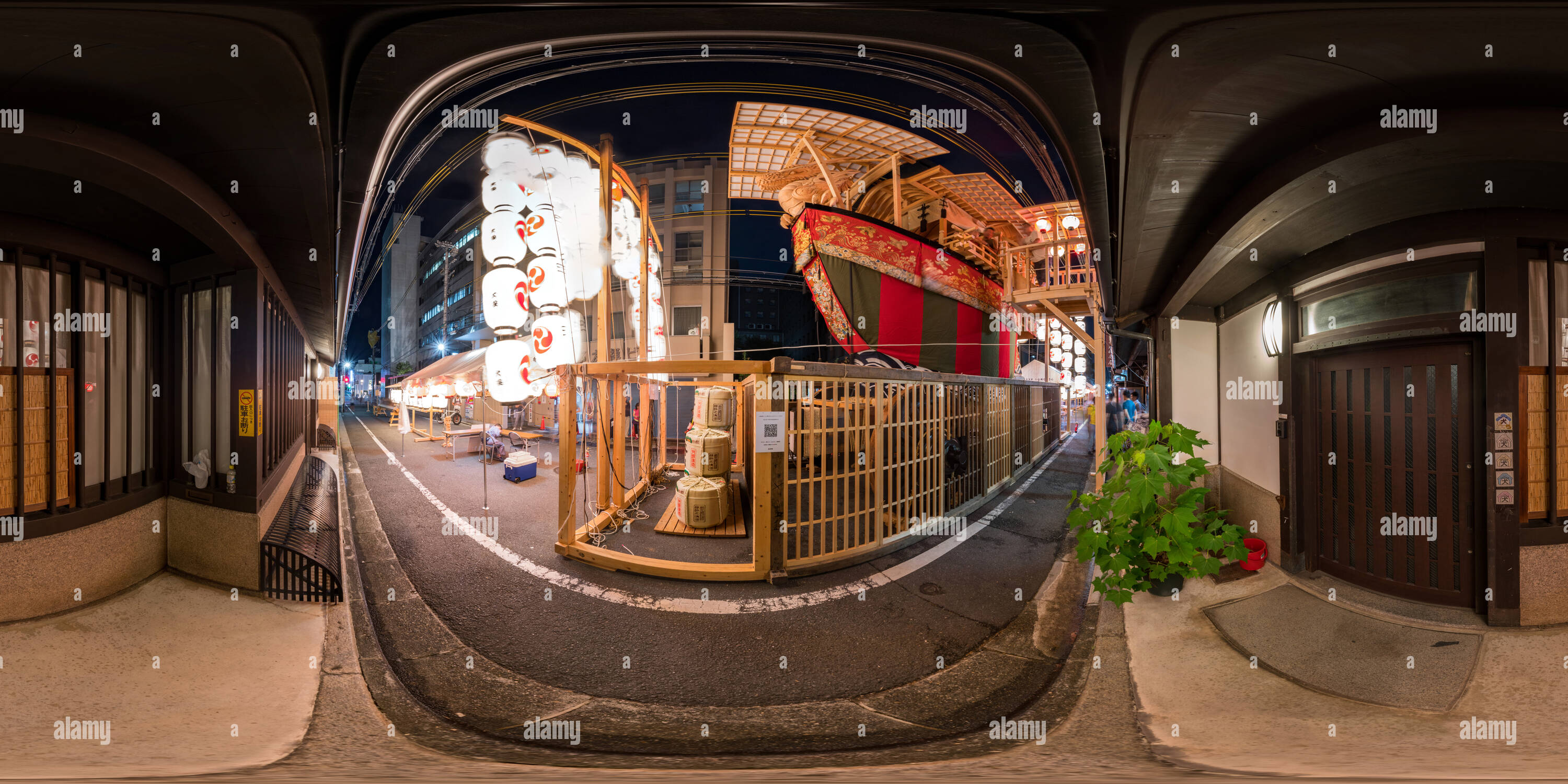 360° view of A light-up Gorgeous floats "Hoko" in the eve of the Gion ...