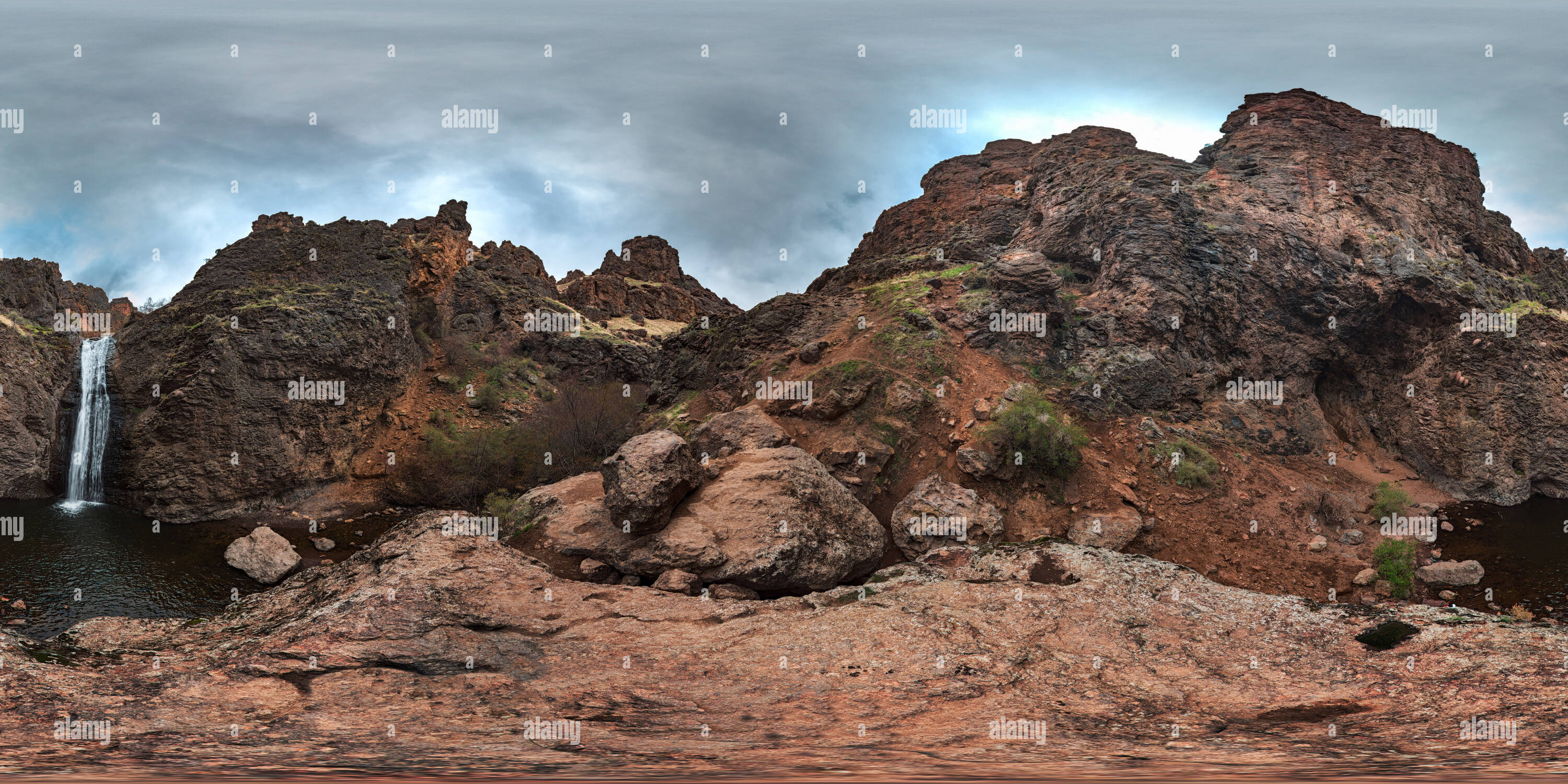 360° view of Jump Creek Falls - Alamy