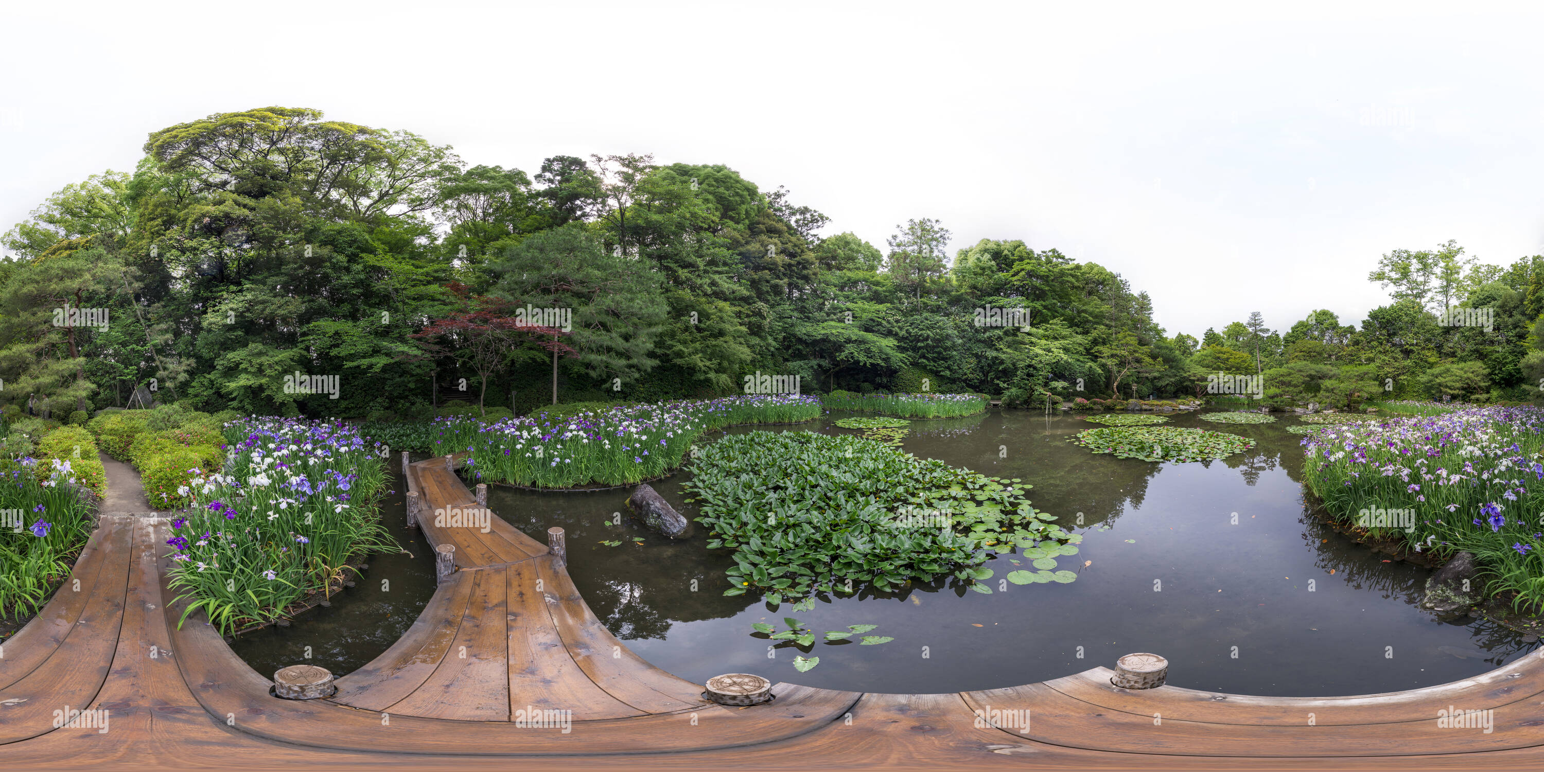 360° view of West-shinen garden of the Heian Jingu Shrine at Kyoto ...