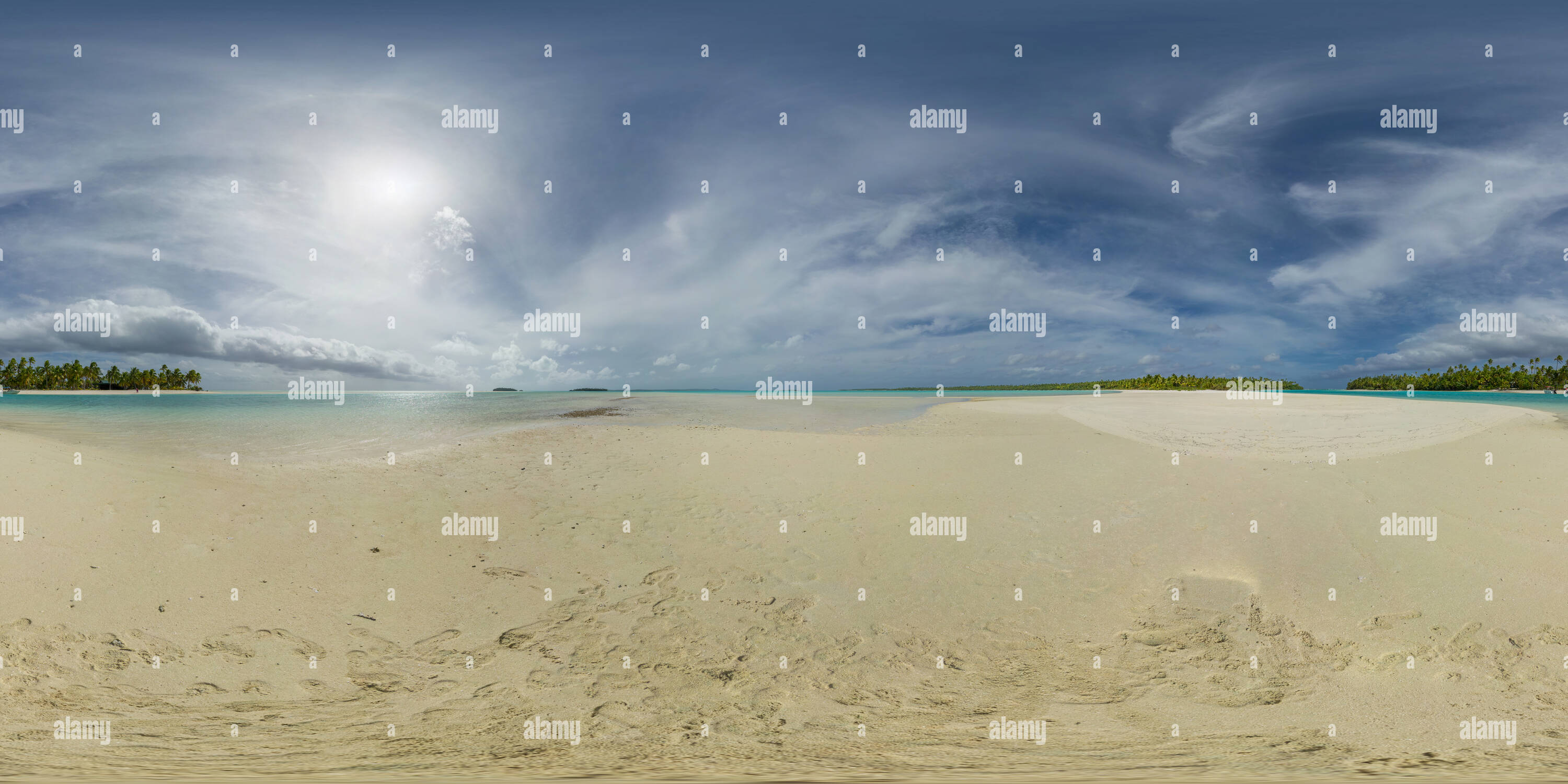 360° view of Aitutaki Island - One Foot Island - Alamy