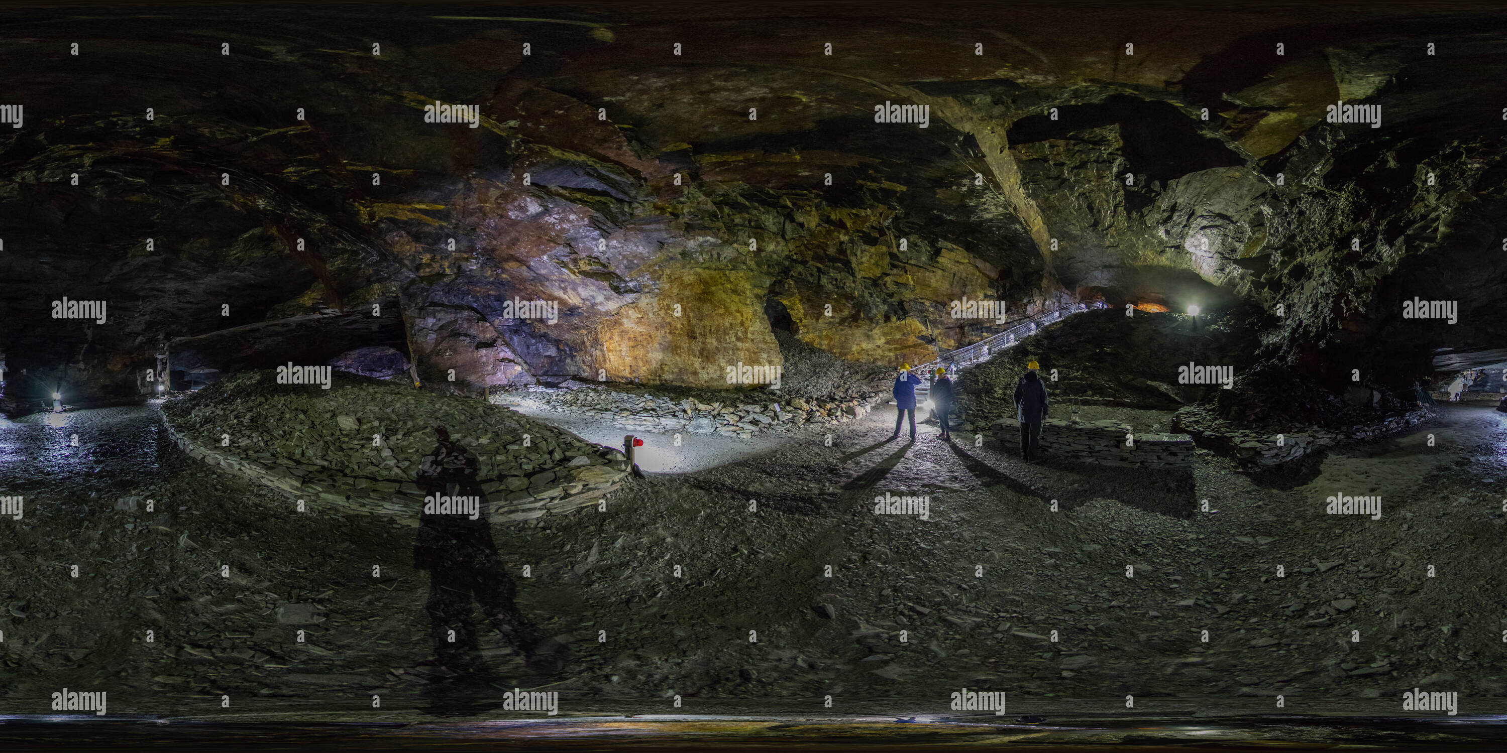 360° view of Carnglaze caverns, main cavern - Alamy