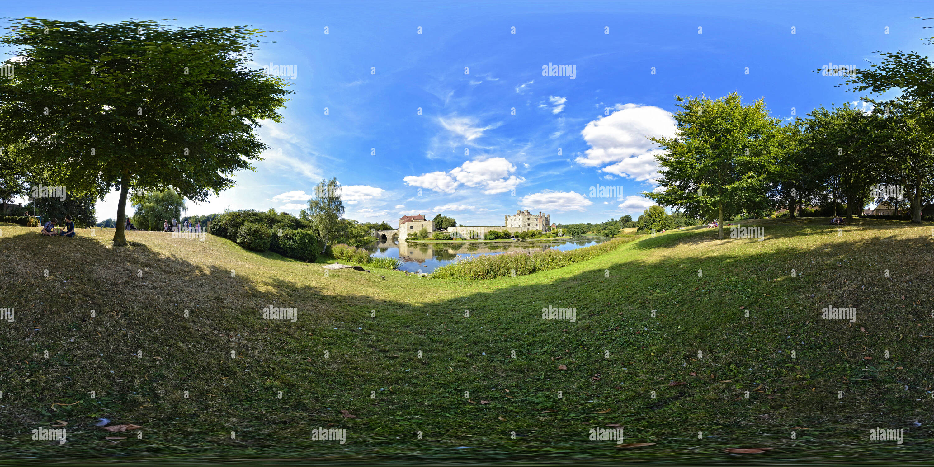 360° view of Leeds Castle Looking North Across The Lake - Alamy