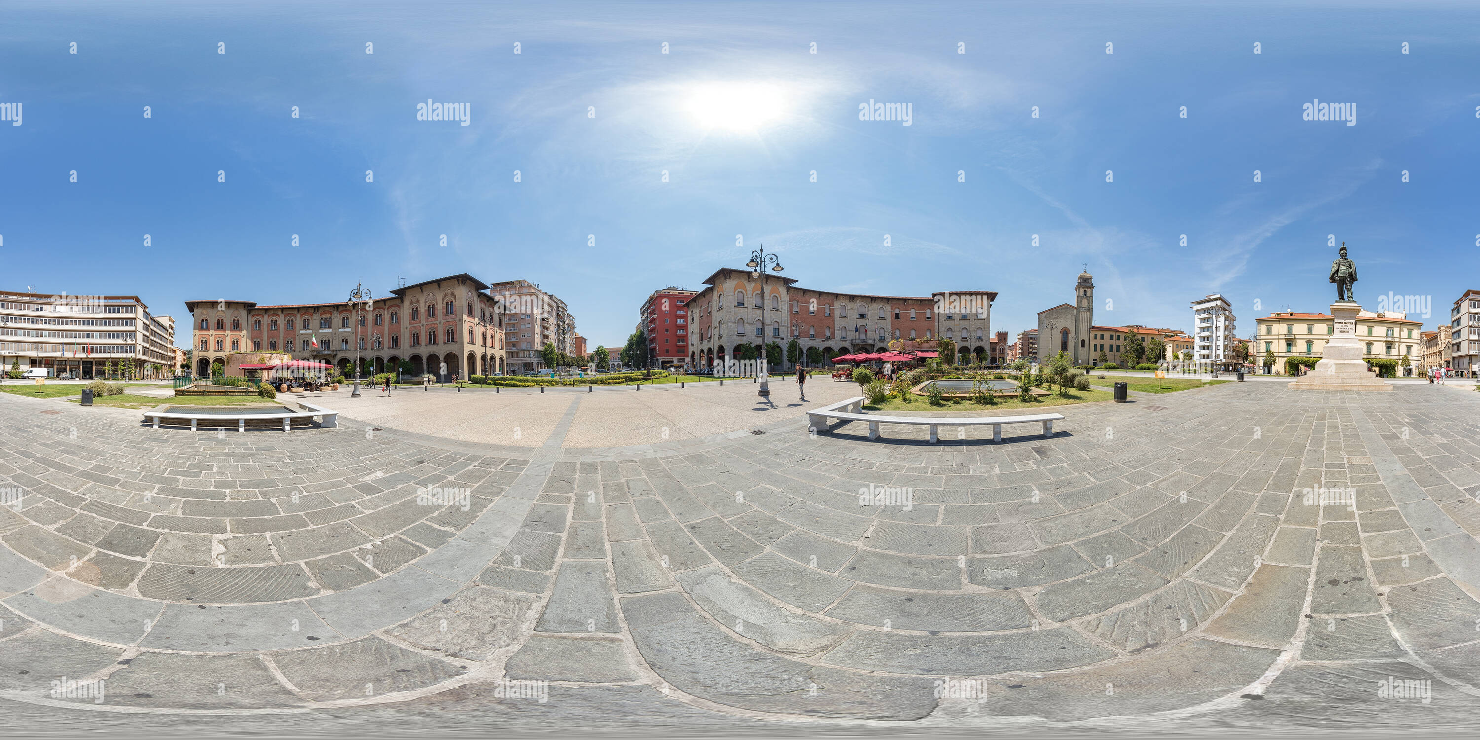 360° view of Piazza Vittorio Emanuele II. Pisa - Alamy