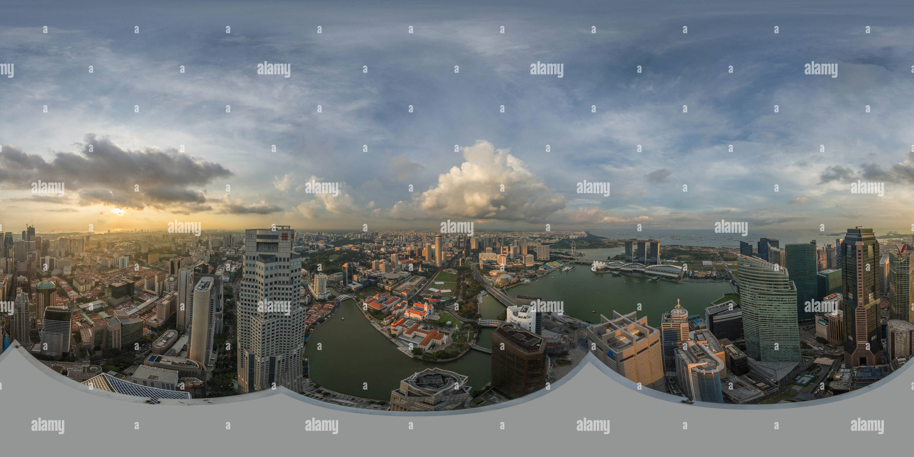 360° view of Singapore Aerial View from One Raffles Place (Sunset - Alamy