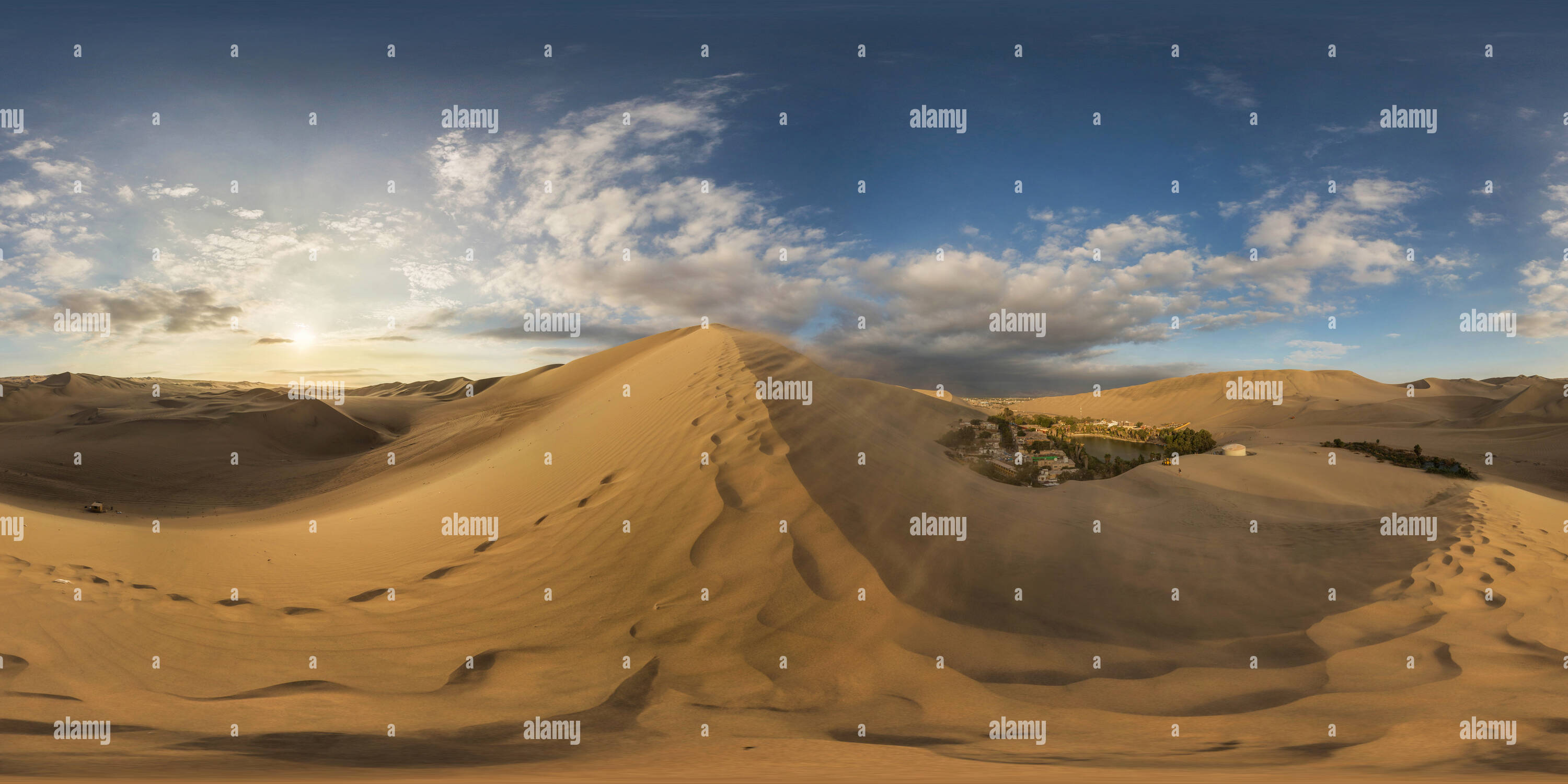 360° view of PERU - Windy Sand Dune at Huacachina Oasis - Alamy