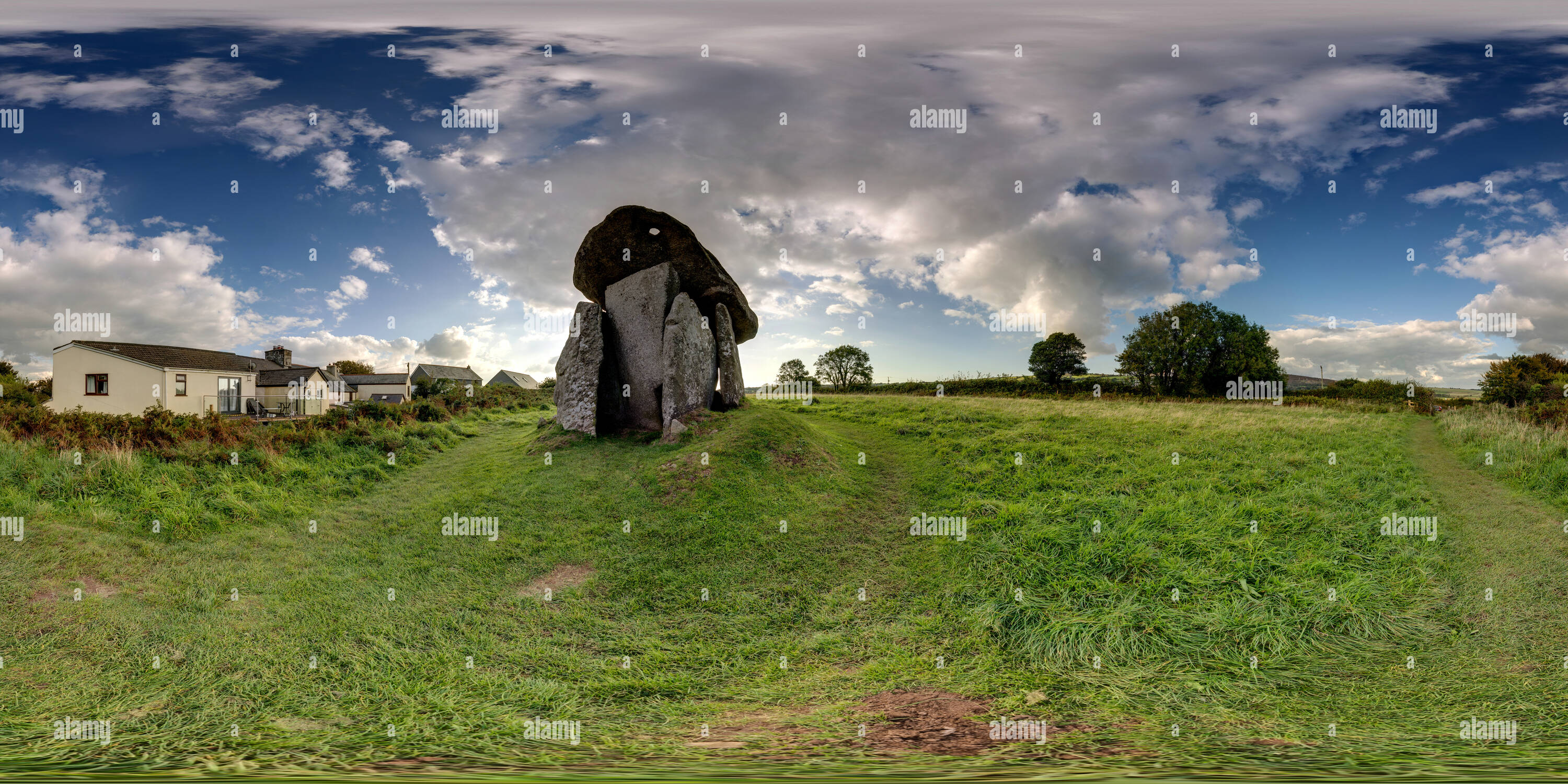 360° view of Trethevy Quoit from the east - Alamy