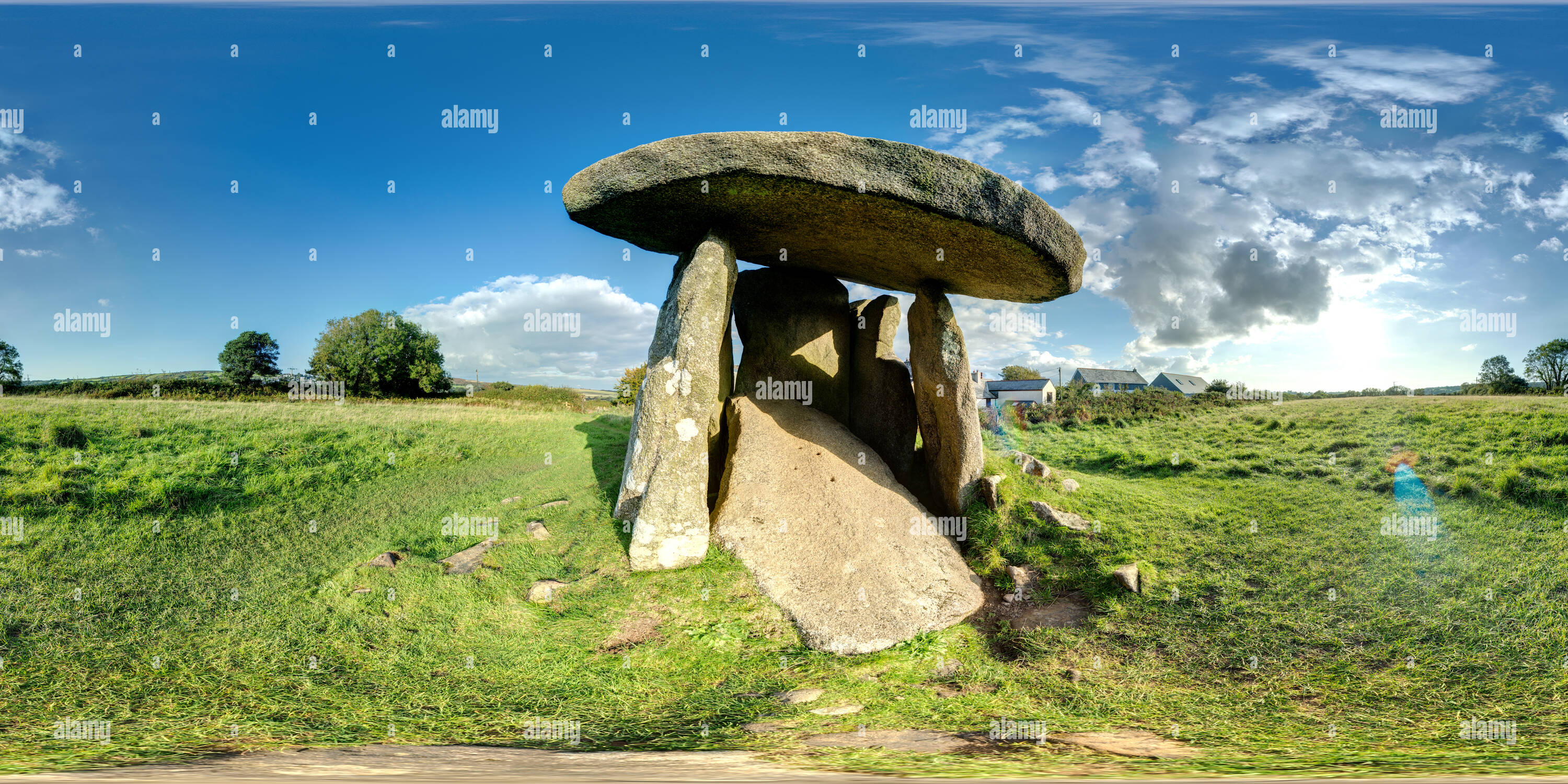 360° view of Trethevy Quoit from the north - Alamy