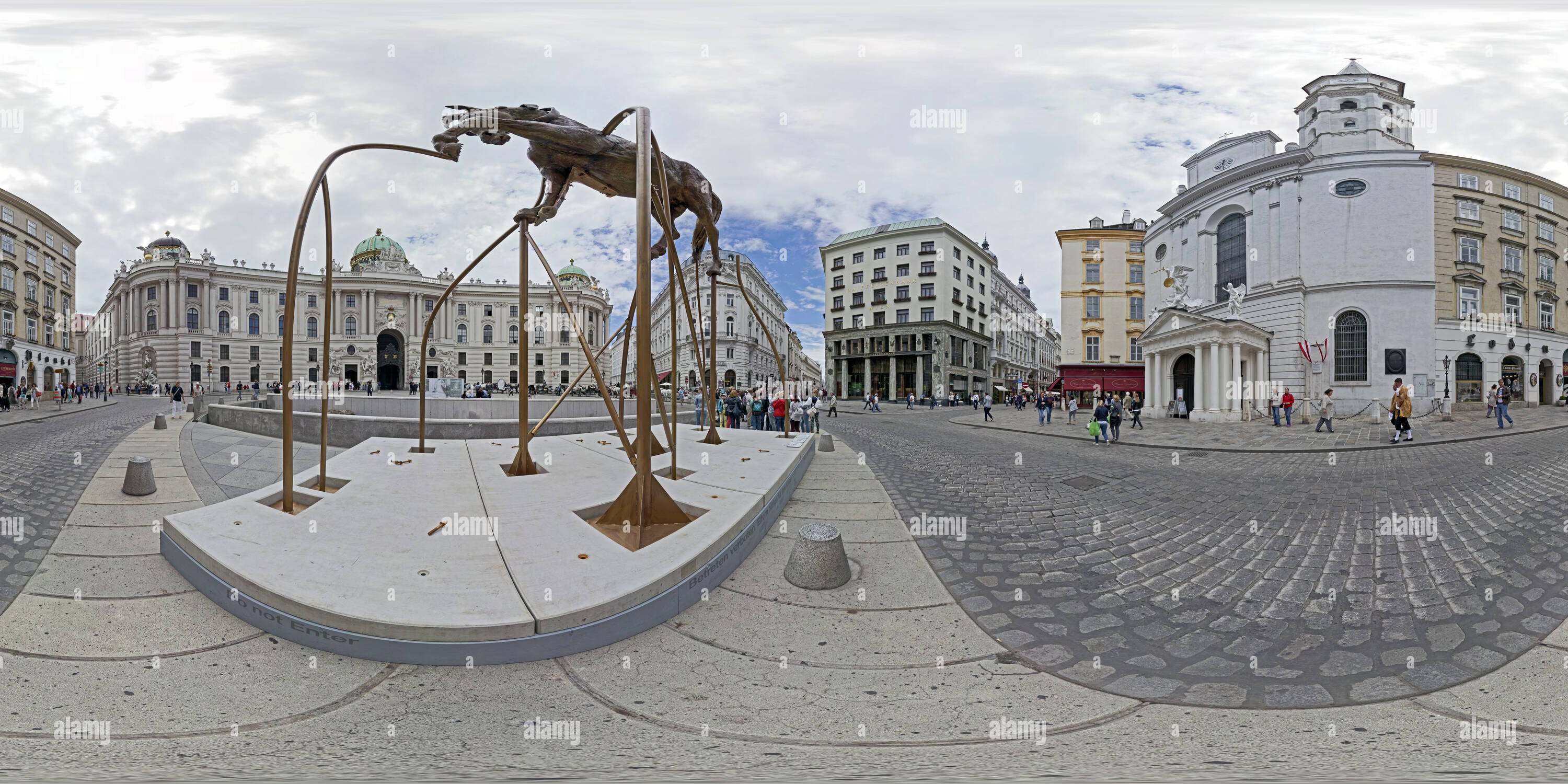 360° view of Vienna, Michaeler Square, Monument "Bukephalos - Alamy