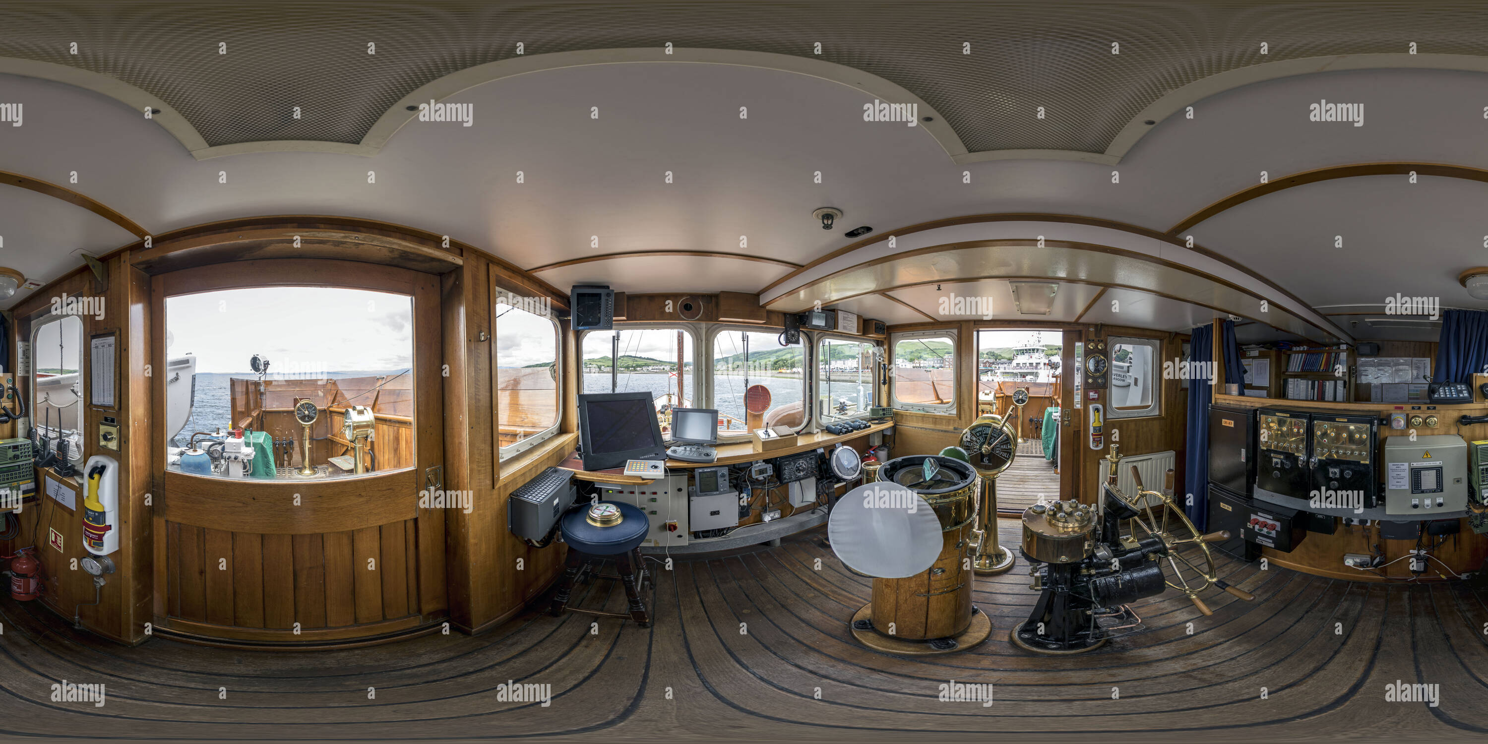 360° view of Wheelhouse, P.S. Waverley - Alamy