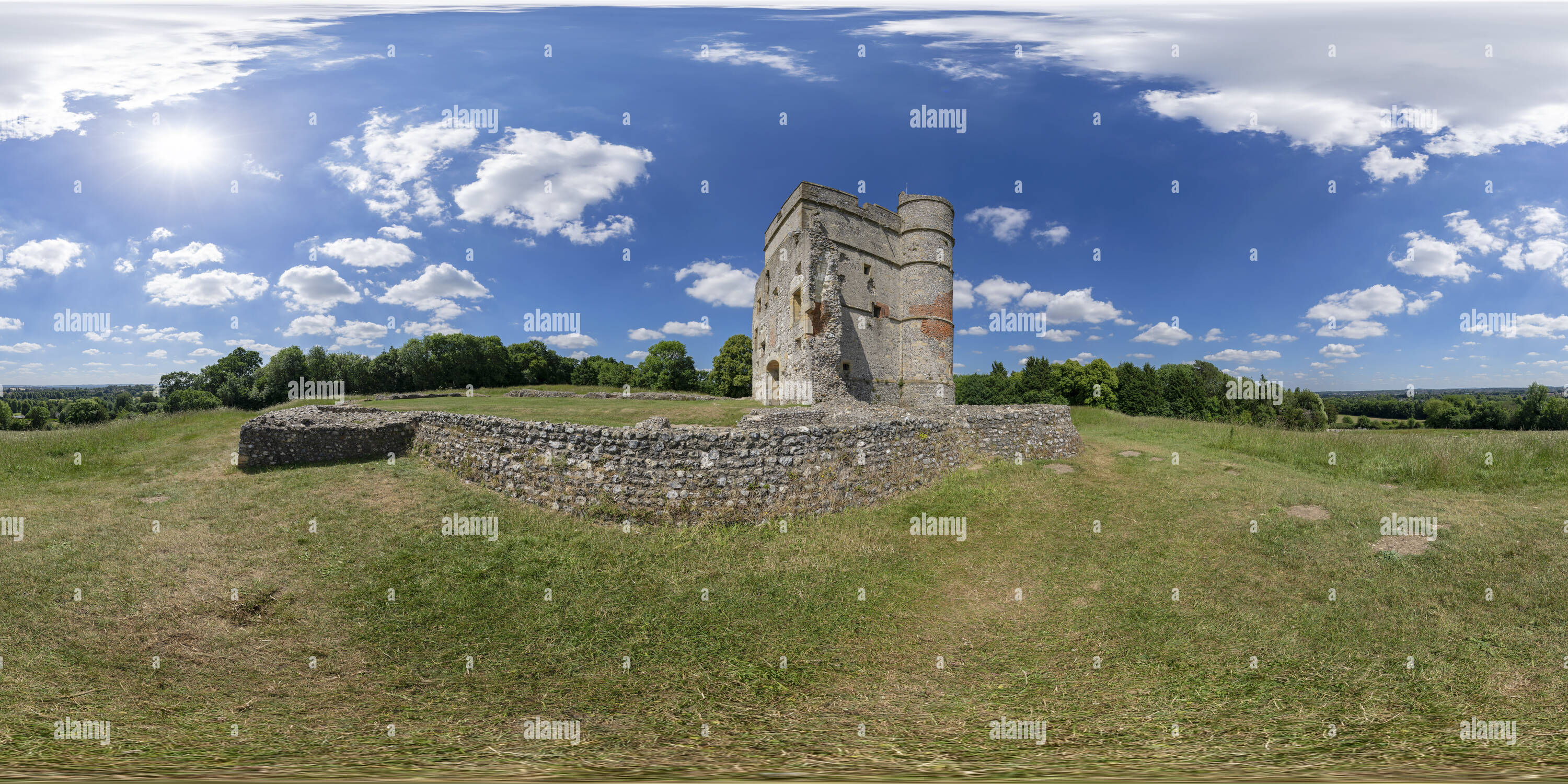 360° view of Donnington Castle ruins - Alamy