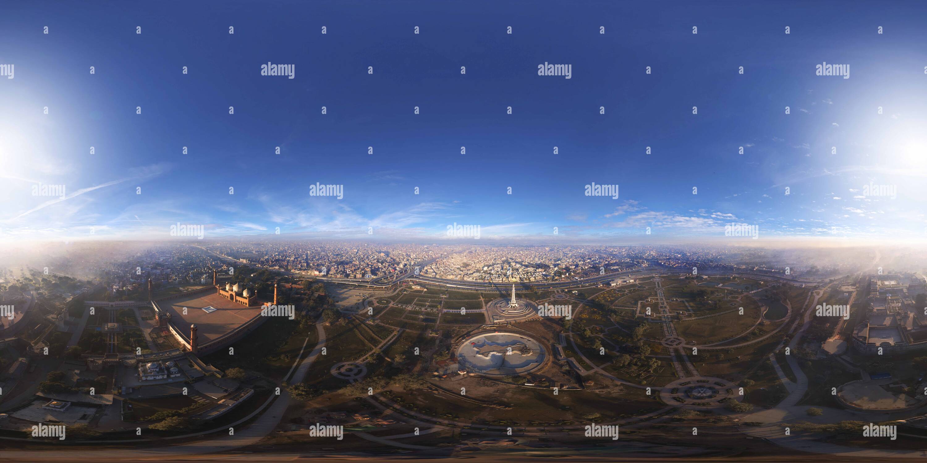 Badshahi mosque mughal era hi-res stock photography and images - Alamy