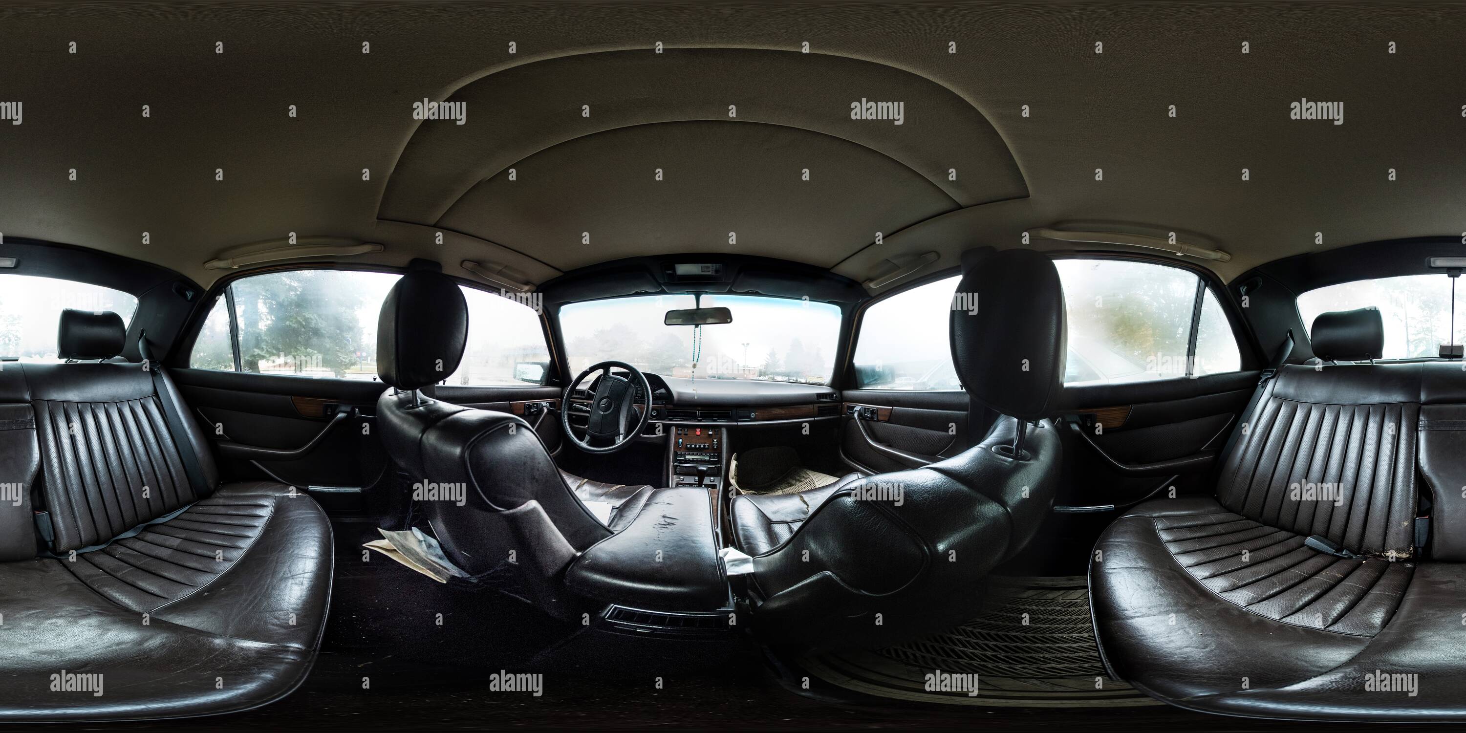 360° view of Mercedes Benz S-Class 1980s (W126, SE 300 - Alamy