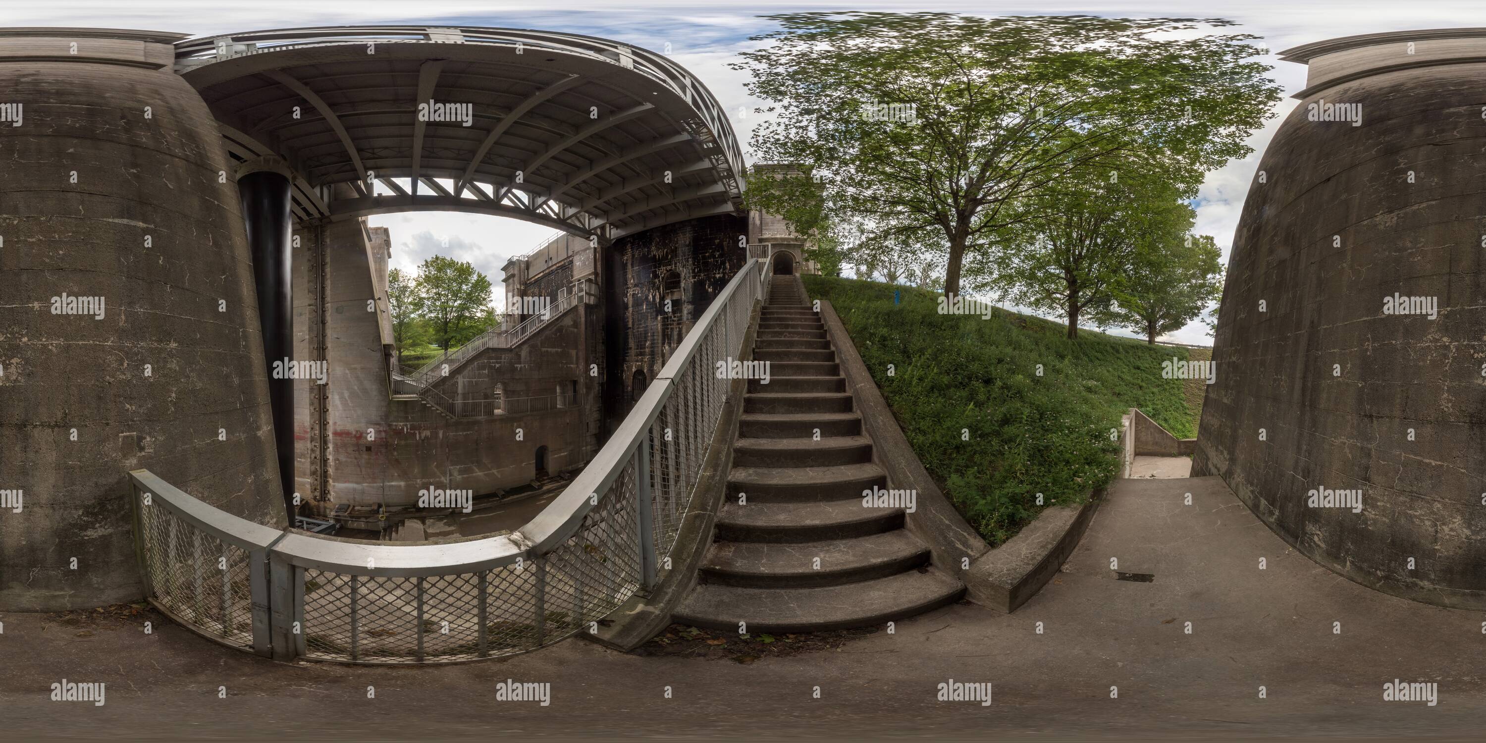 Peterborough lift lock hi-res stock photography and images - Alamy